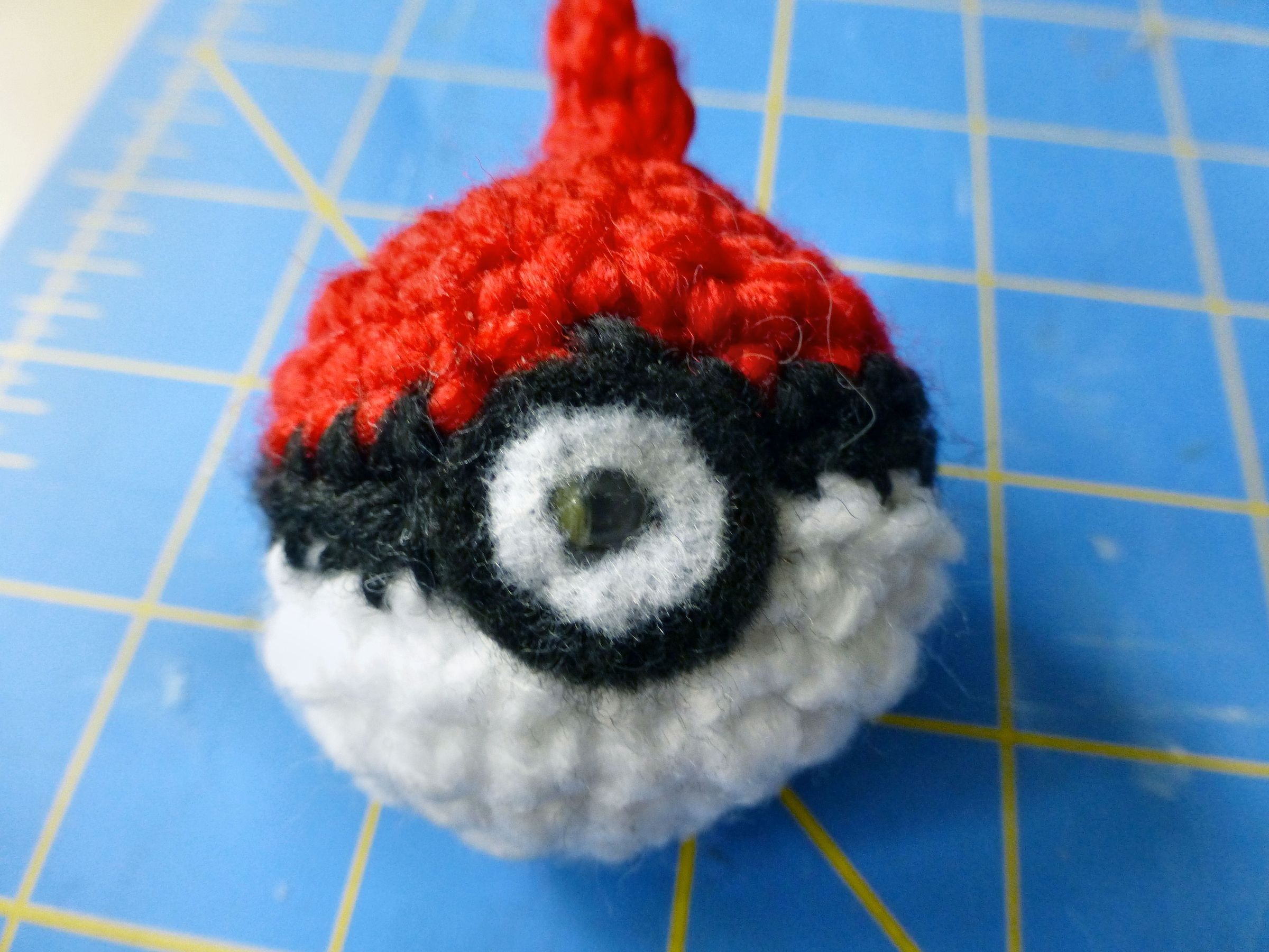 Crochet Pokeball Keychain Flashlight : 5 Steps (with Pictures ...