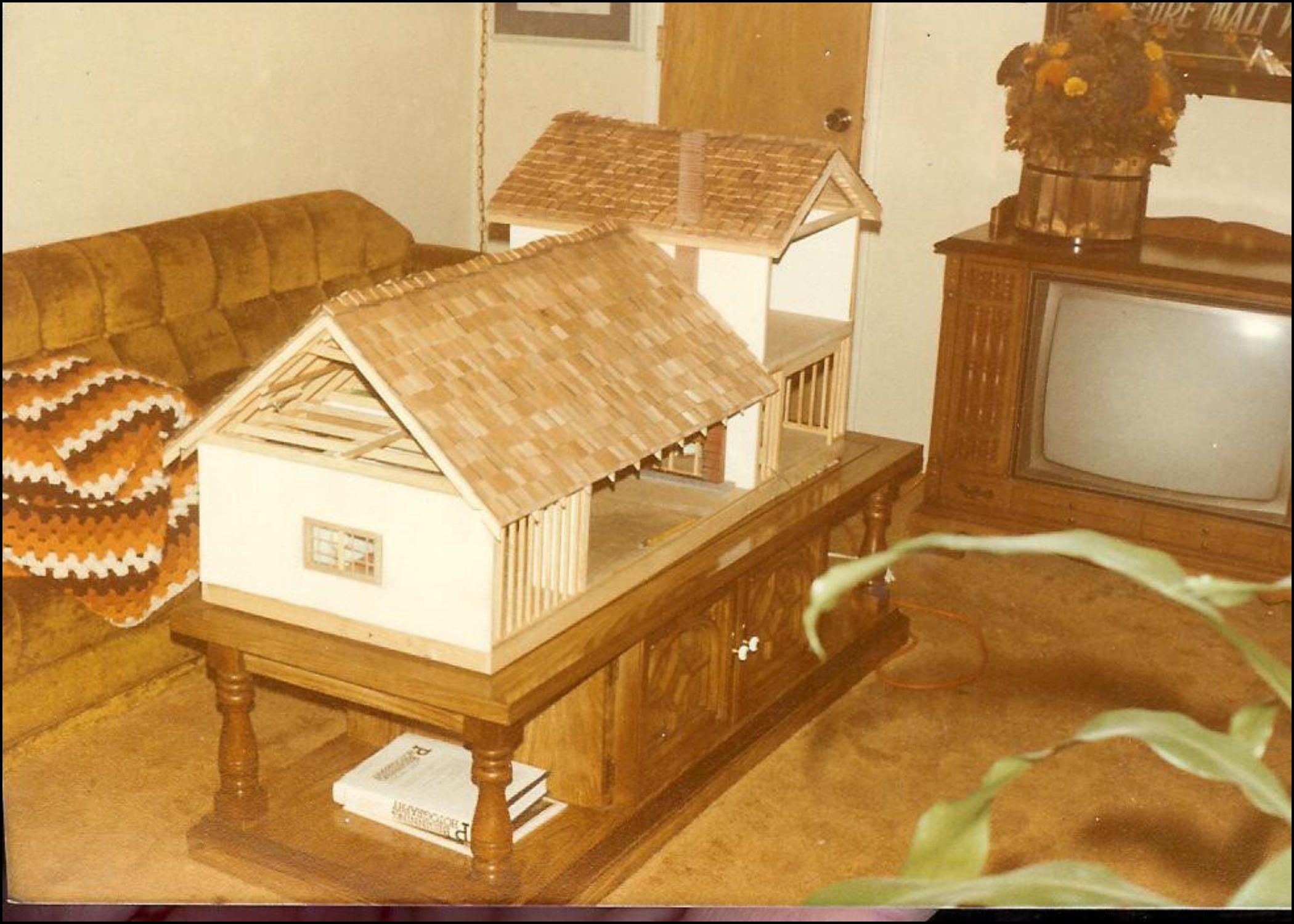 Miniature Furniture for a Small Scale House or Dollhouse - Instructables