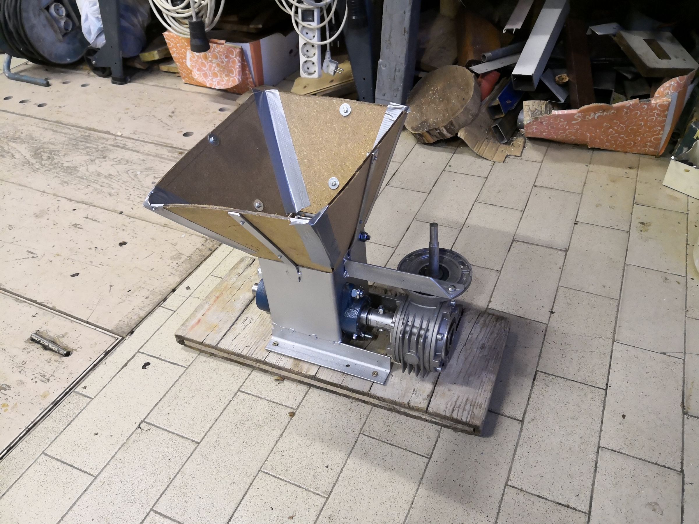 Adjustable Nut Cracking Machine : 6 Steps (with Pictures) - Instructables