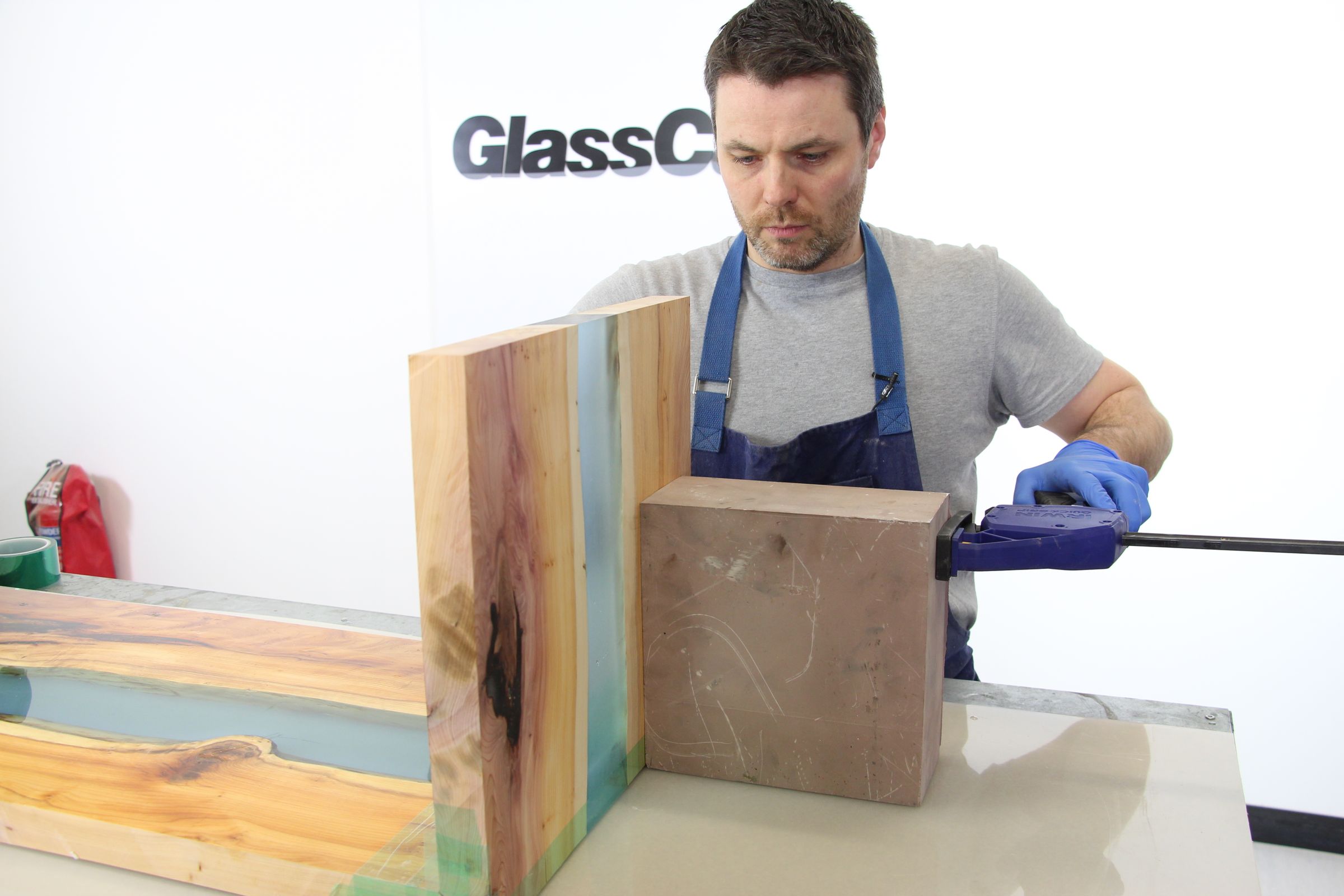 DIY Resin River Table Using Clear Epoxy Casting Resin and Wood : 12 ...