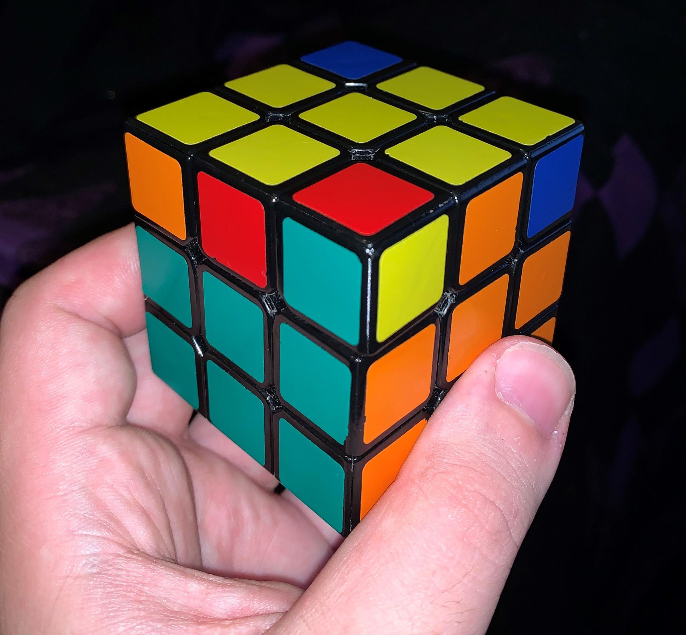 How to Solve a 3x3 Rubik's Cube for Dummies : 18 Steps - Instructables
