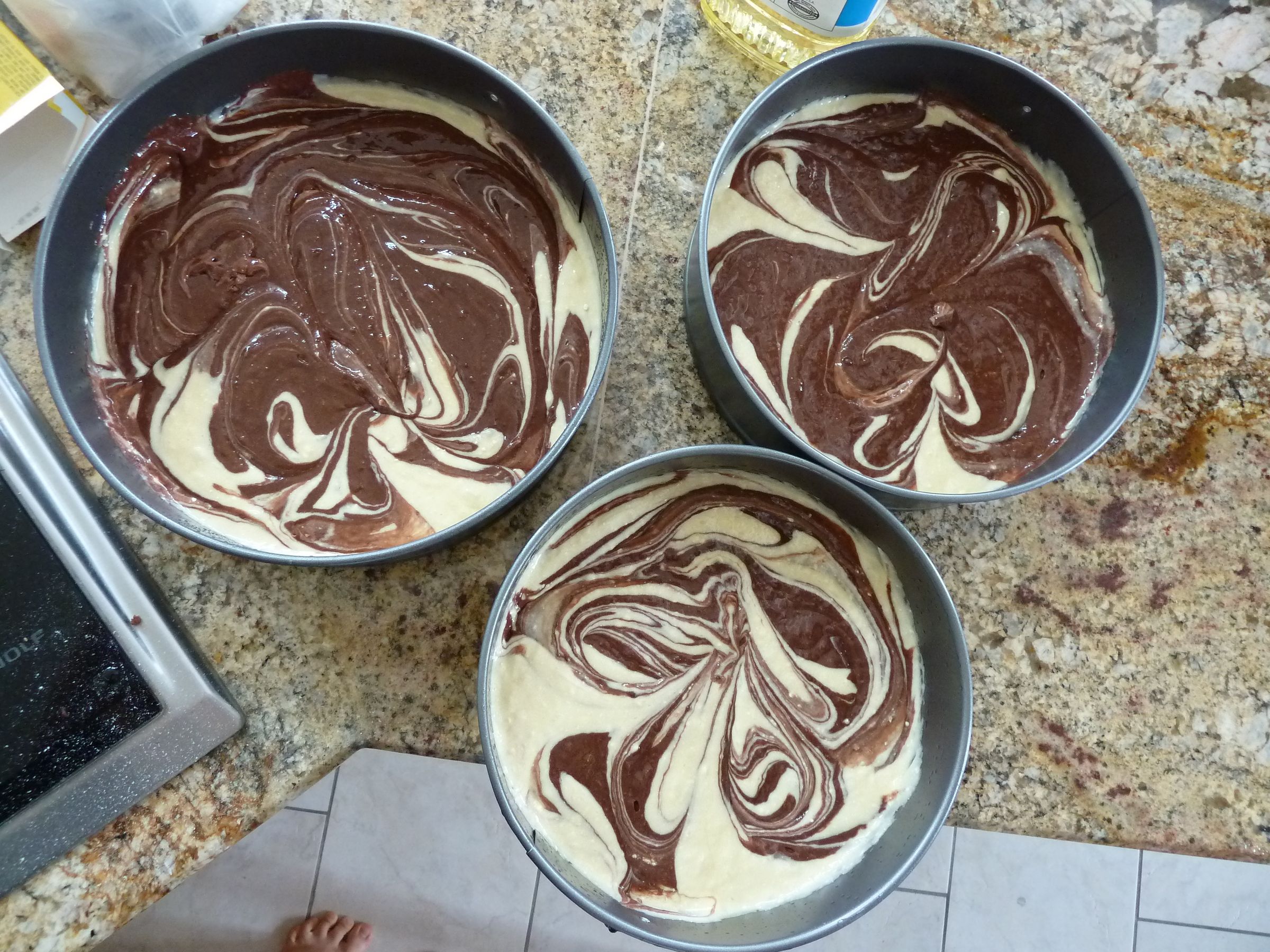 Chocolate Vanilla Swirl Cake : 5 Steps - Instructables