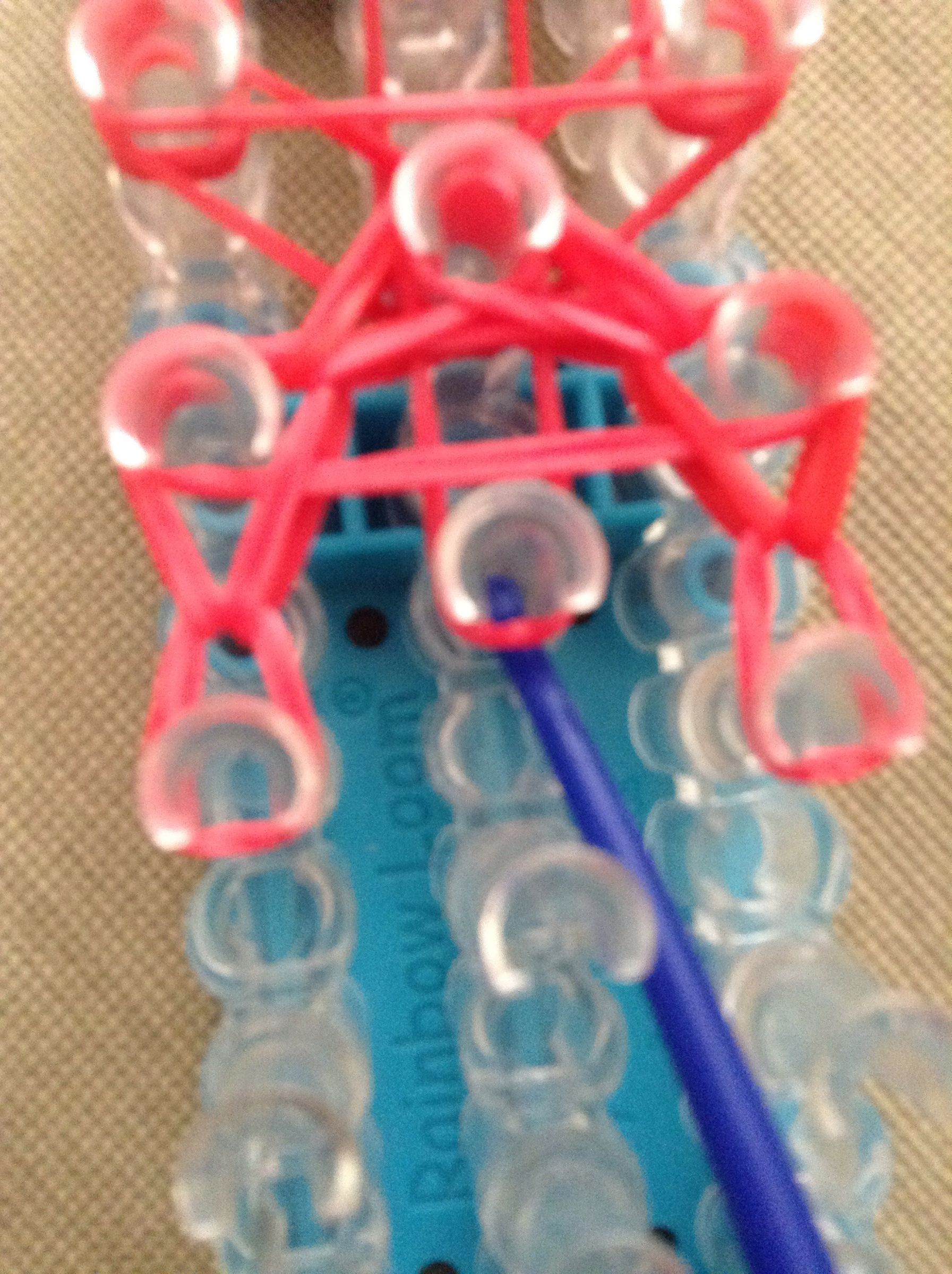 Rainbow Loom Goldfish Charm : 19 Steps (with Pictures) - Instructables