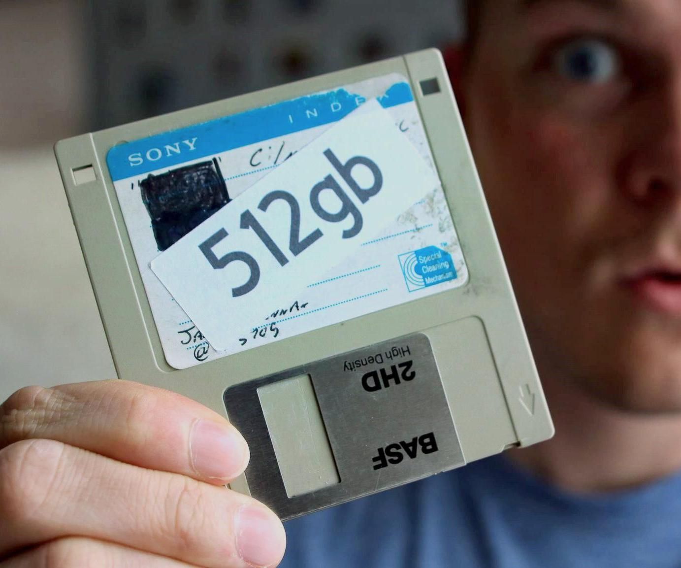 The 512GB Floppy Disk - Micro SD Storage : 7 Steps (with Pictures ...