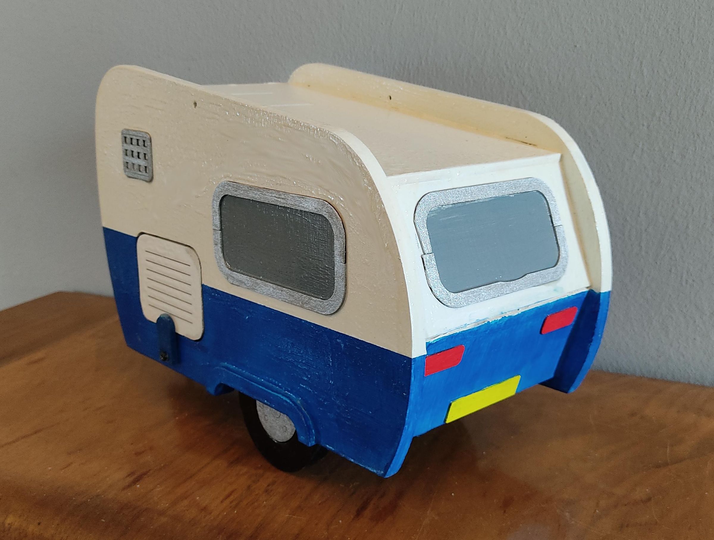 Caravan Bird House : 8 Steps (with Pictures) - Instructables