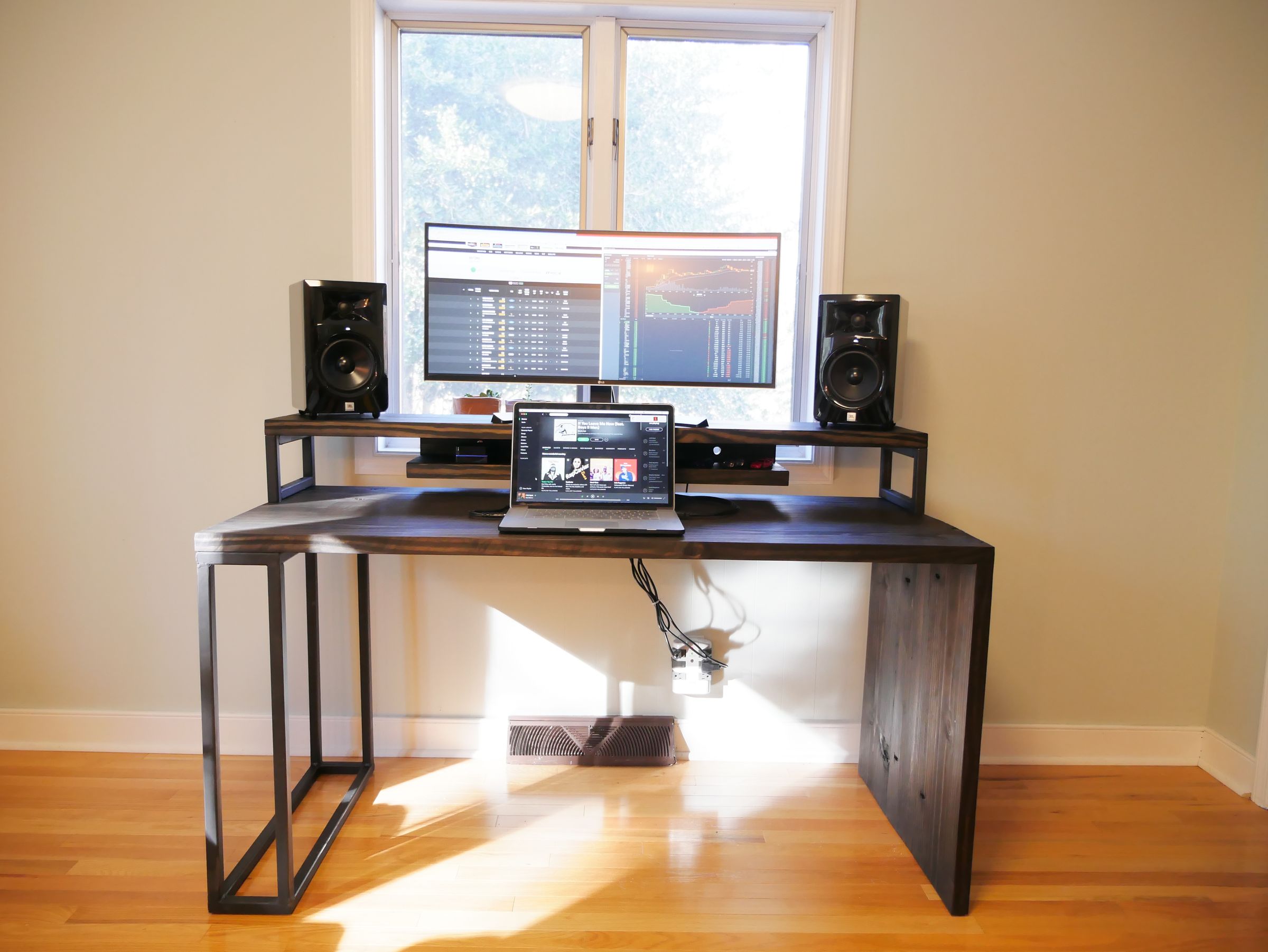 DIY Video Editing Desk : 11 Steps (with Pictures) - Instructables