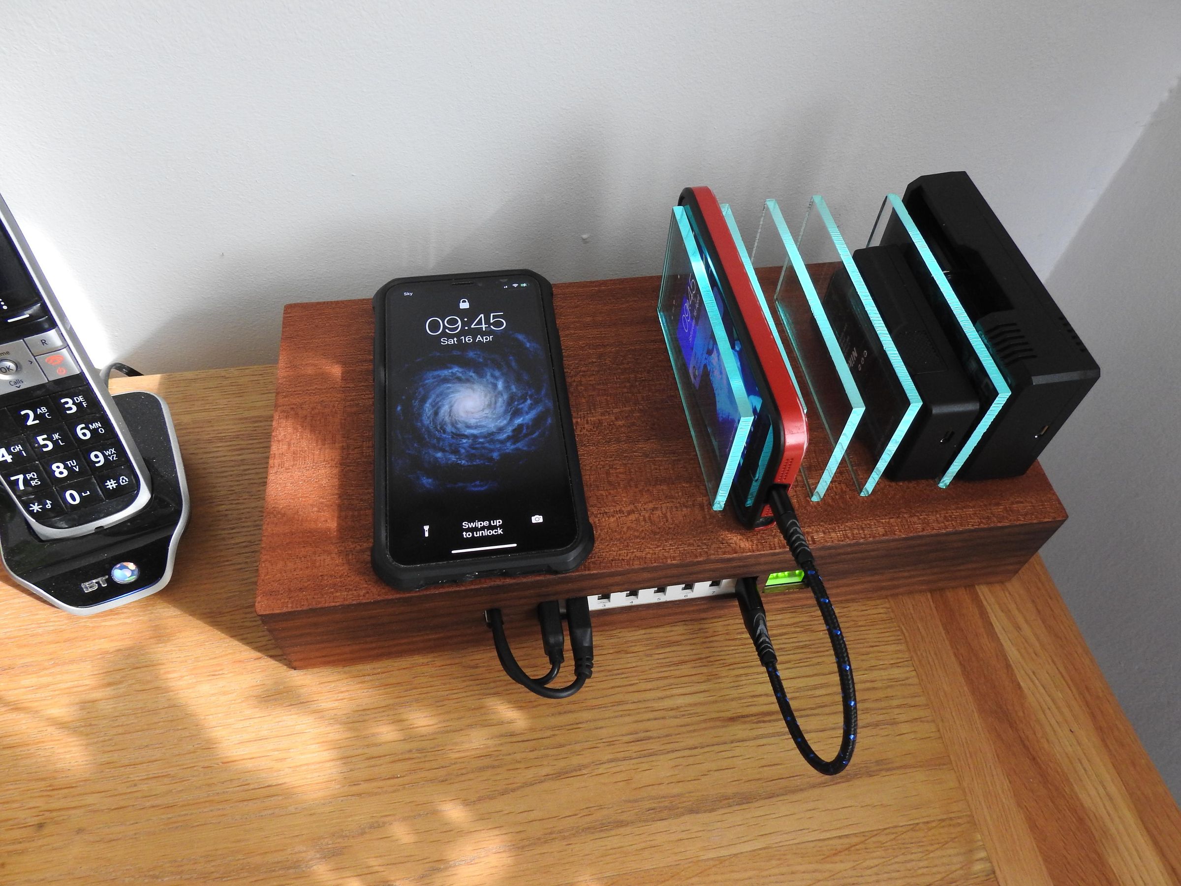 Diy Charging Hub With Edge Lit Dividers : 5 Steps (with Pictures ...