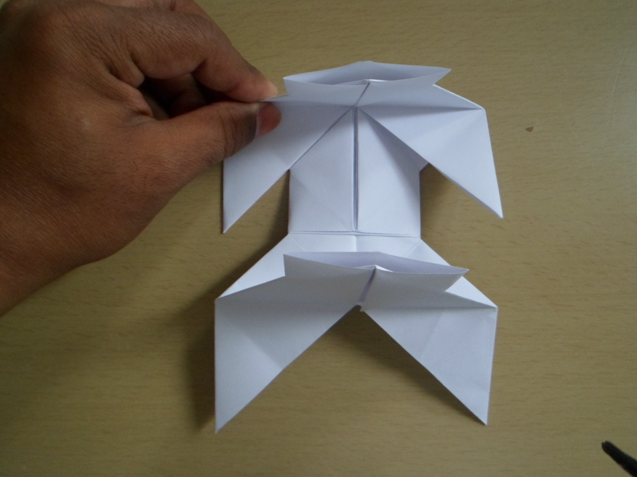 Origami Robo : 8 Steps - Instructables