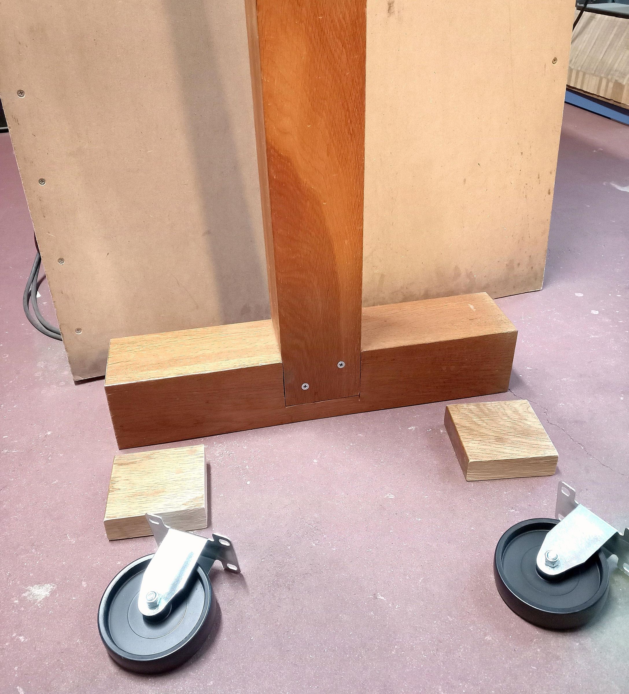 Traveler Workbench With Adjustable Feet and Cerused Oak Legs : 30 Steps ...