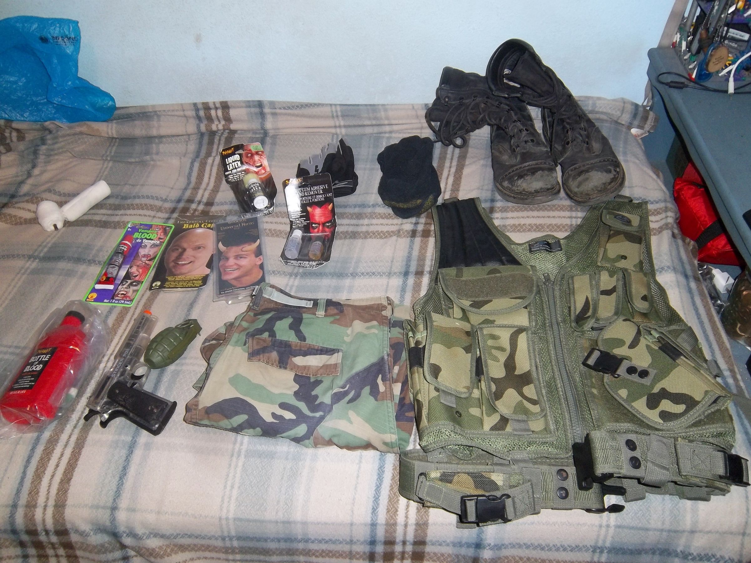 How to Be KnuckleHead the Mascot From Five Finger Death Punch : 4 Steps ...