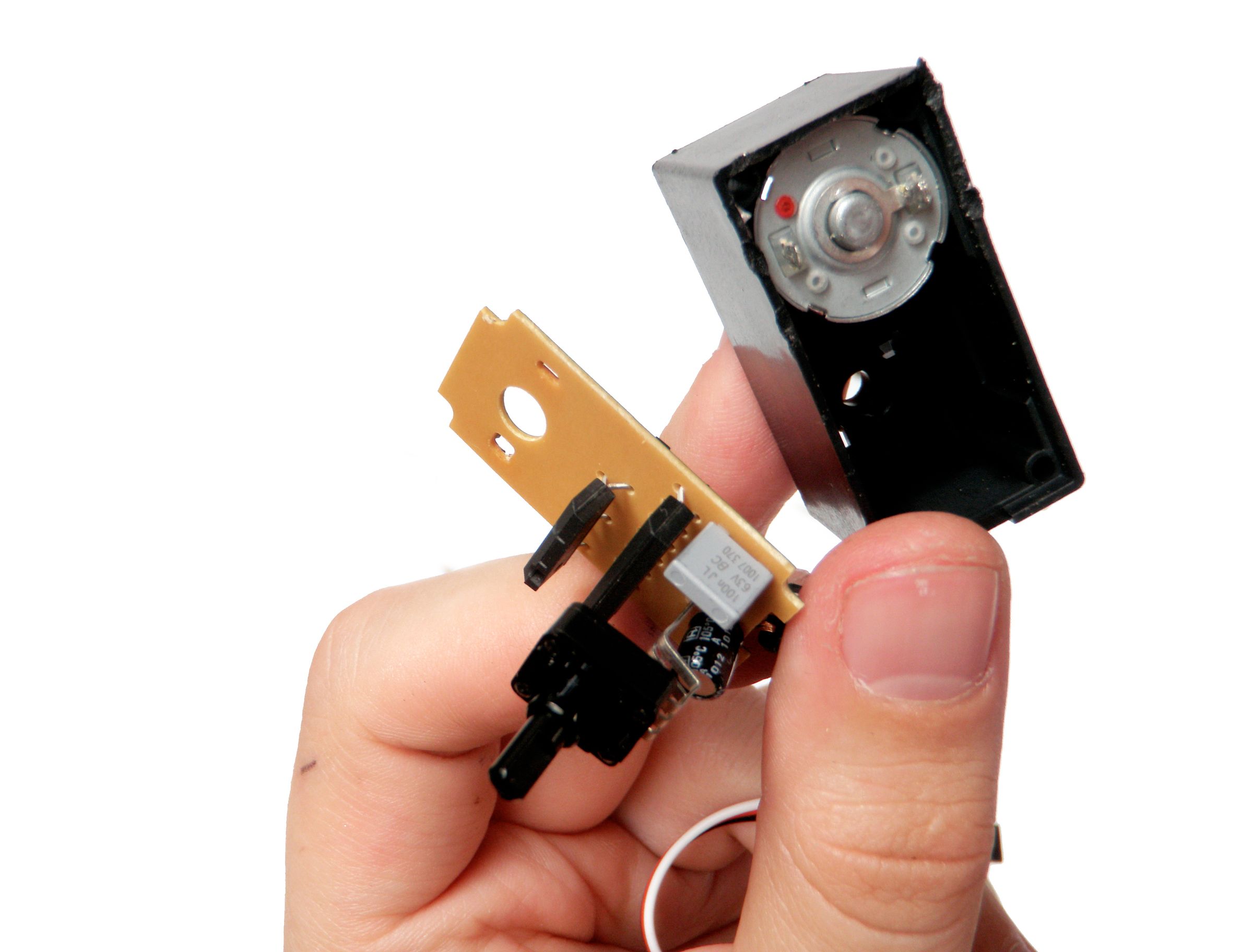 Remove a Servo Controller : 5 Steps (with Pictures) - Instructables