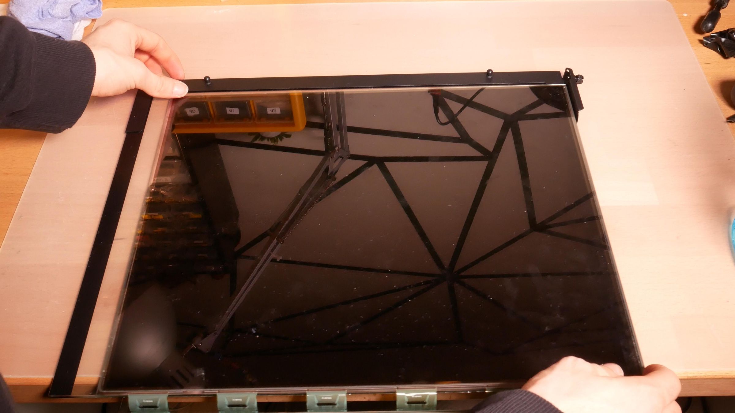 DIY Transparent Side Panel From a Recycled Monitor! : 8 Steps (with ...