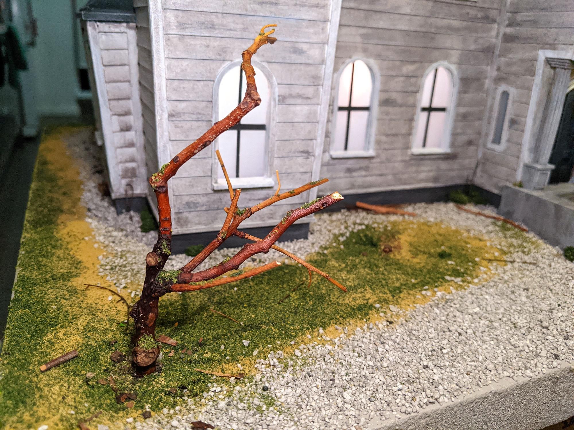 Addams Family Spooky Mansion Cardboard Model - With Lights and Sound ...