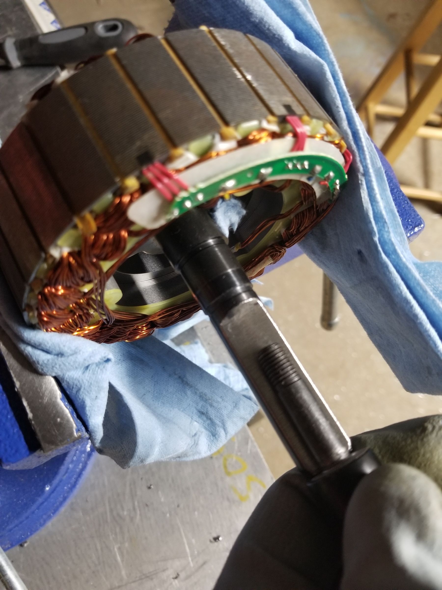 Mounting Hoverboard Wheels Securely and Easily Onto Stateboard ...