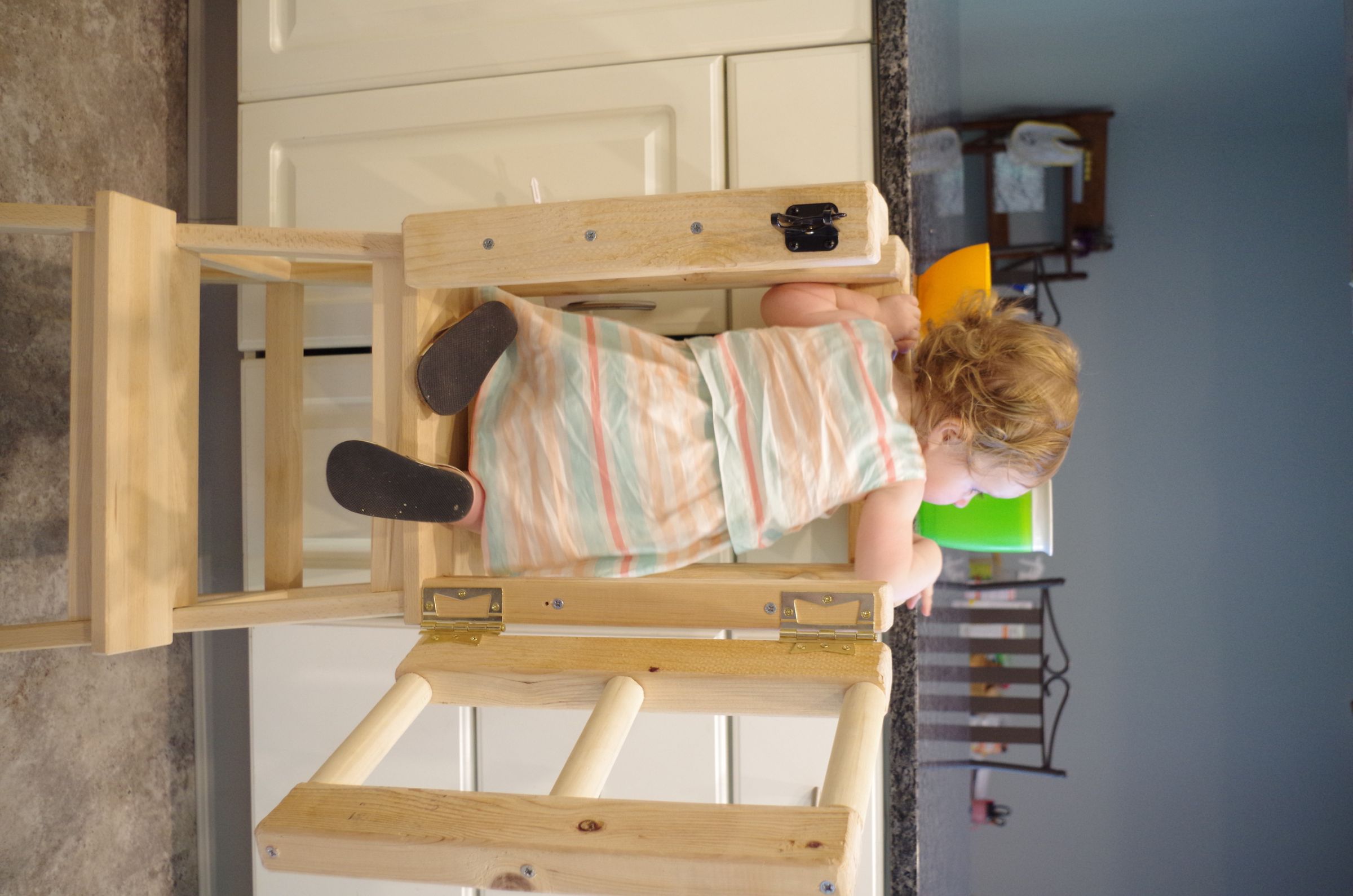 Kitchen Helper Tower : 8 Steps (with Pictures) - Instructables