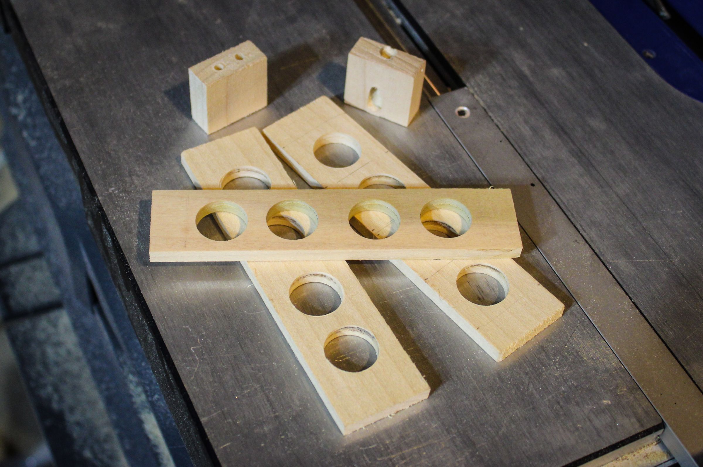 Instant Insanity Puzzle : 24 Steps (with Pictures) - Instructables