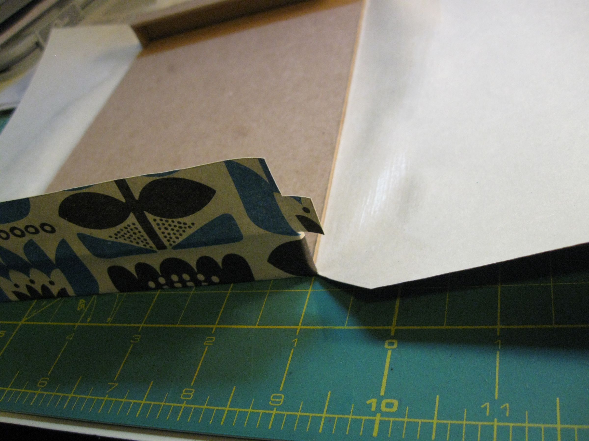 Kindle Cover W/ Magnetic Closure - Instructables