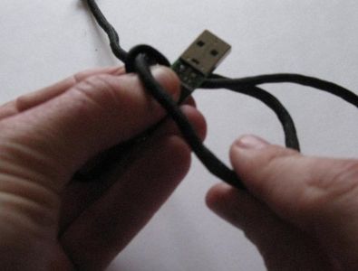 Easy Paracord USB Flash Drive Case : 8 Steps - Instructables