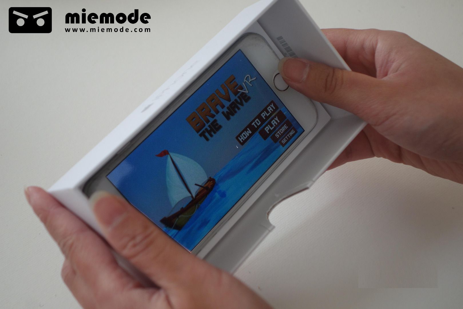 Turn Your IPhone Packaging Box Into a Virtual Reality Headset : 7 Steps ...