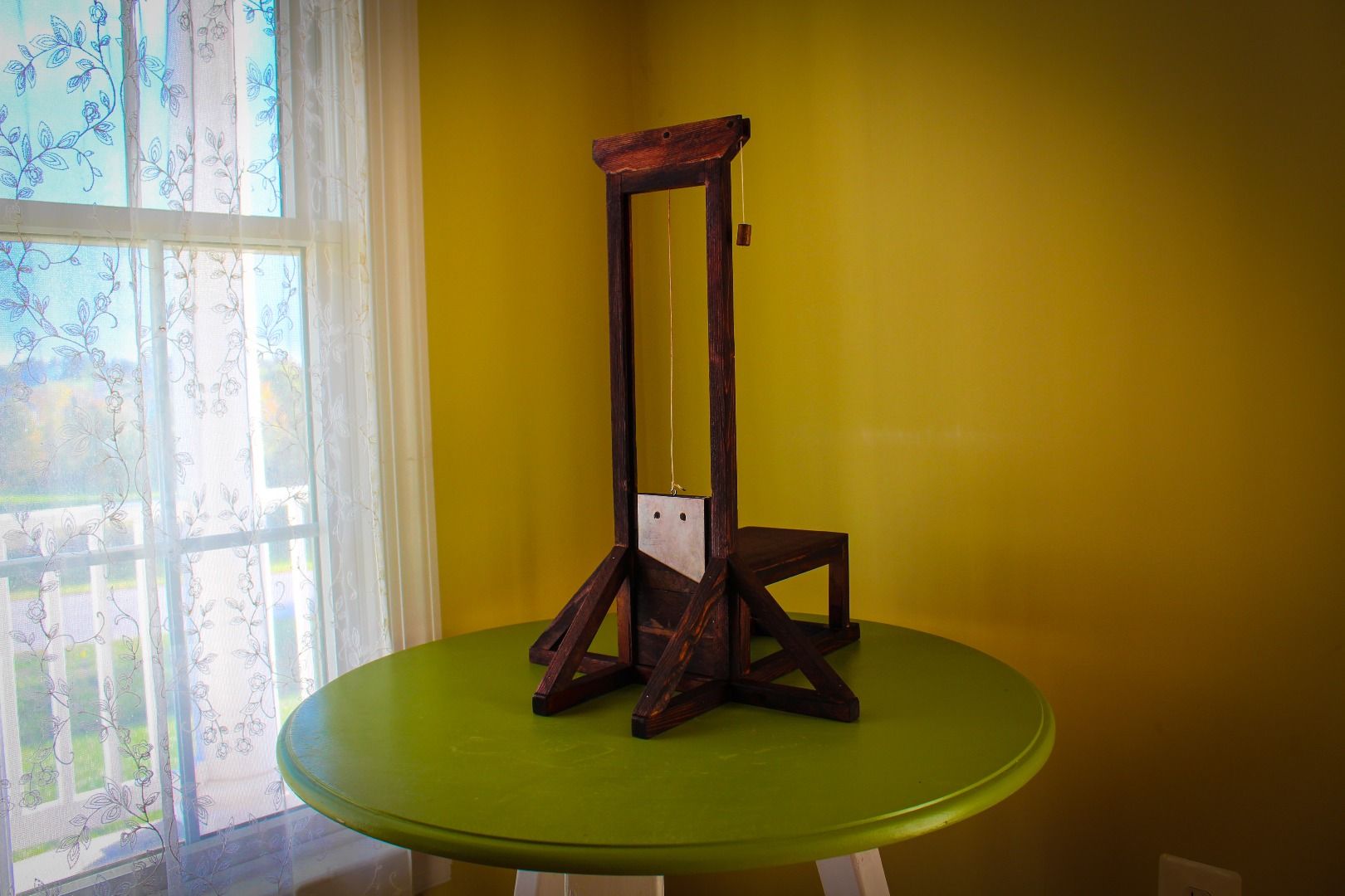 Mini Guillotine : 34 Steps (with Pictures) - Instructables