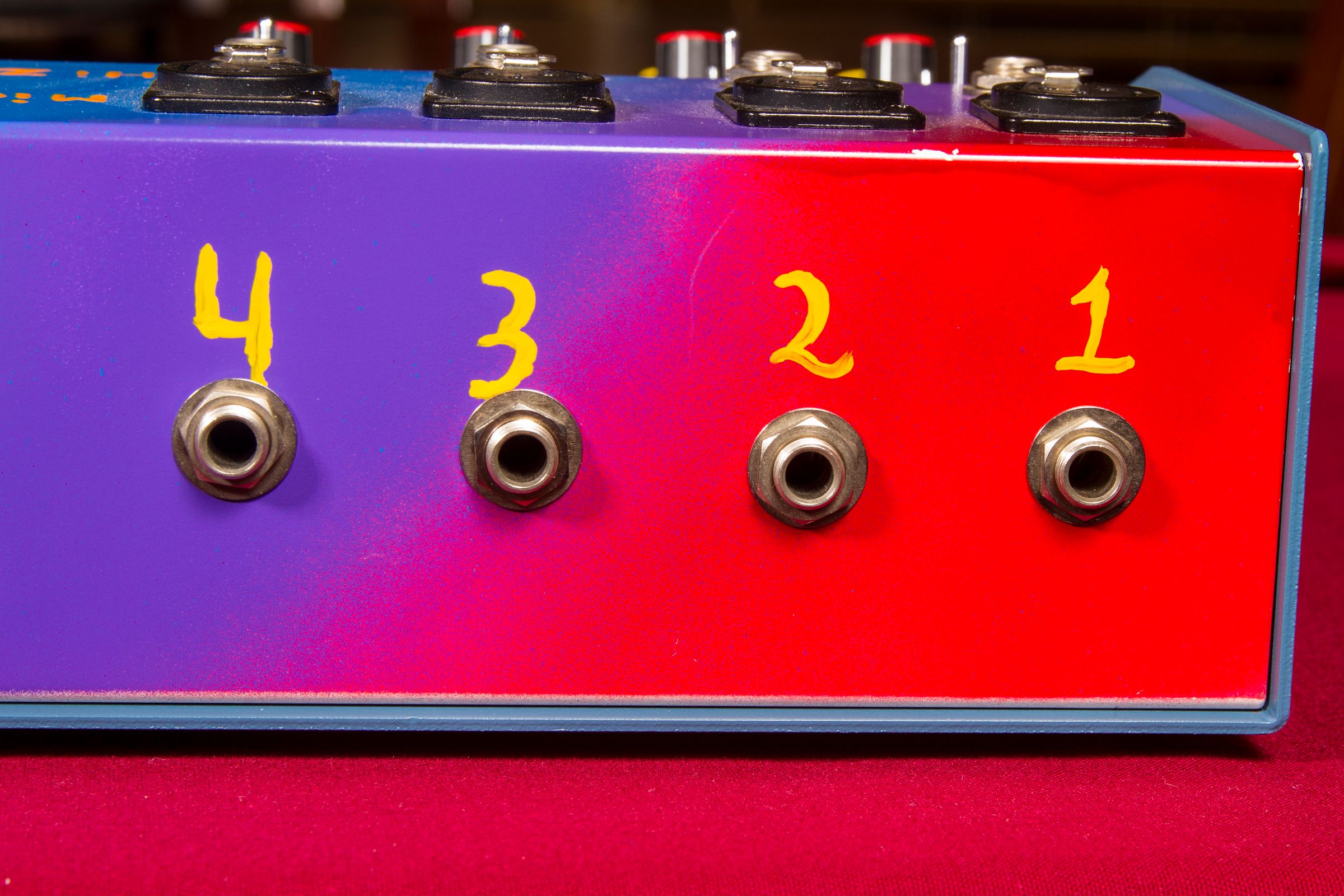 Build the Four-Channel SSM2019 Phantom Powered Mic Preamp : 9 Steps ...