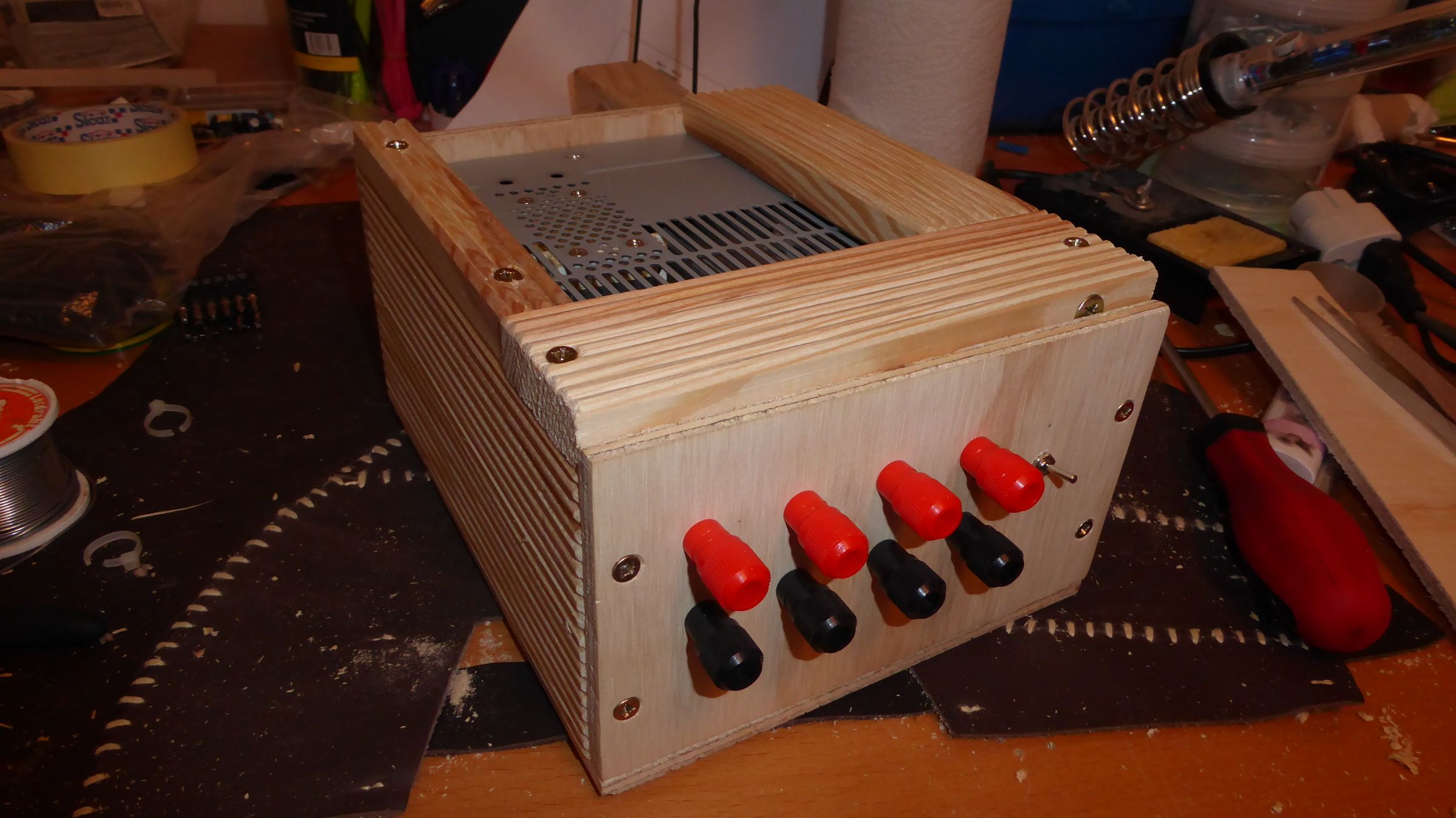 A Simple Bench Variable Power Supply : 8 Steps (with Pictures ...