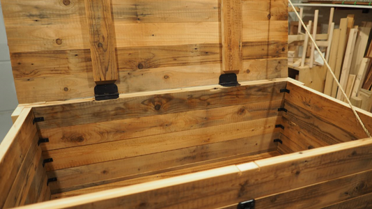 Reclaimed Wood Storage Chest : 7 Steps (with Pictures) - Instructables