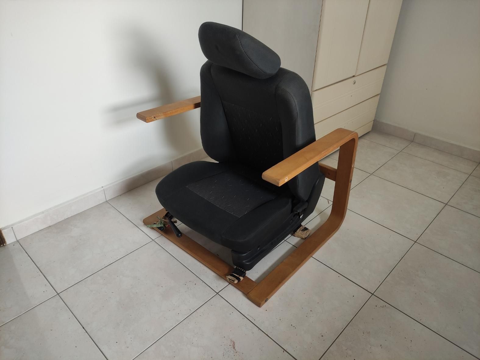 Simple Car Seat Couch : 5 Steps - Instructables