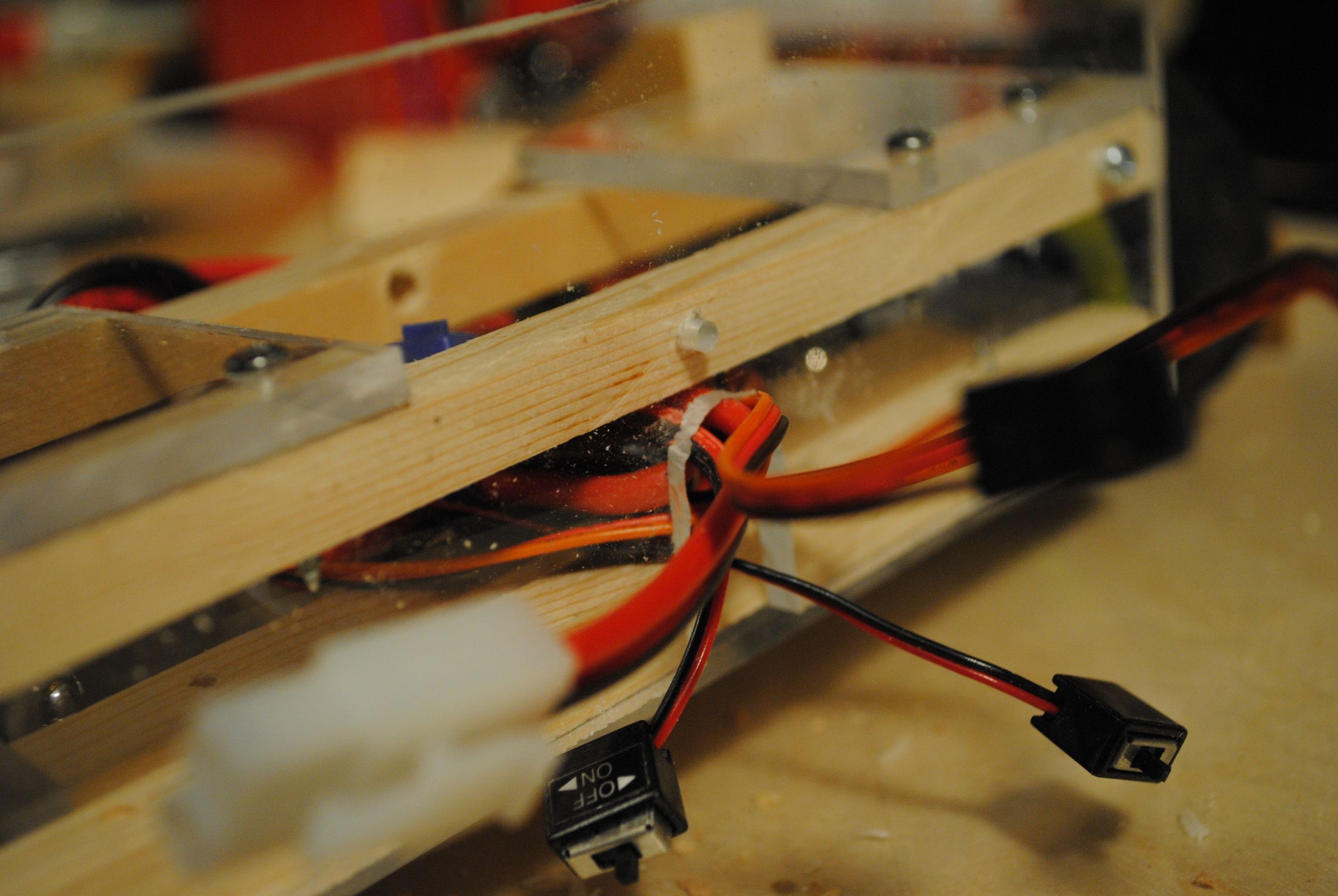 How to Make a Sumo Bot (Science Olympiad 2011 Rules) : 14 Steps (with ...