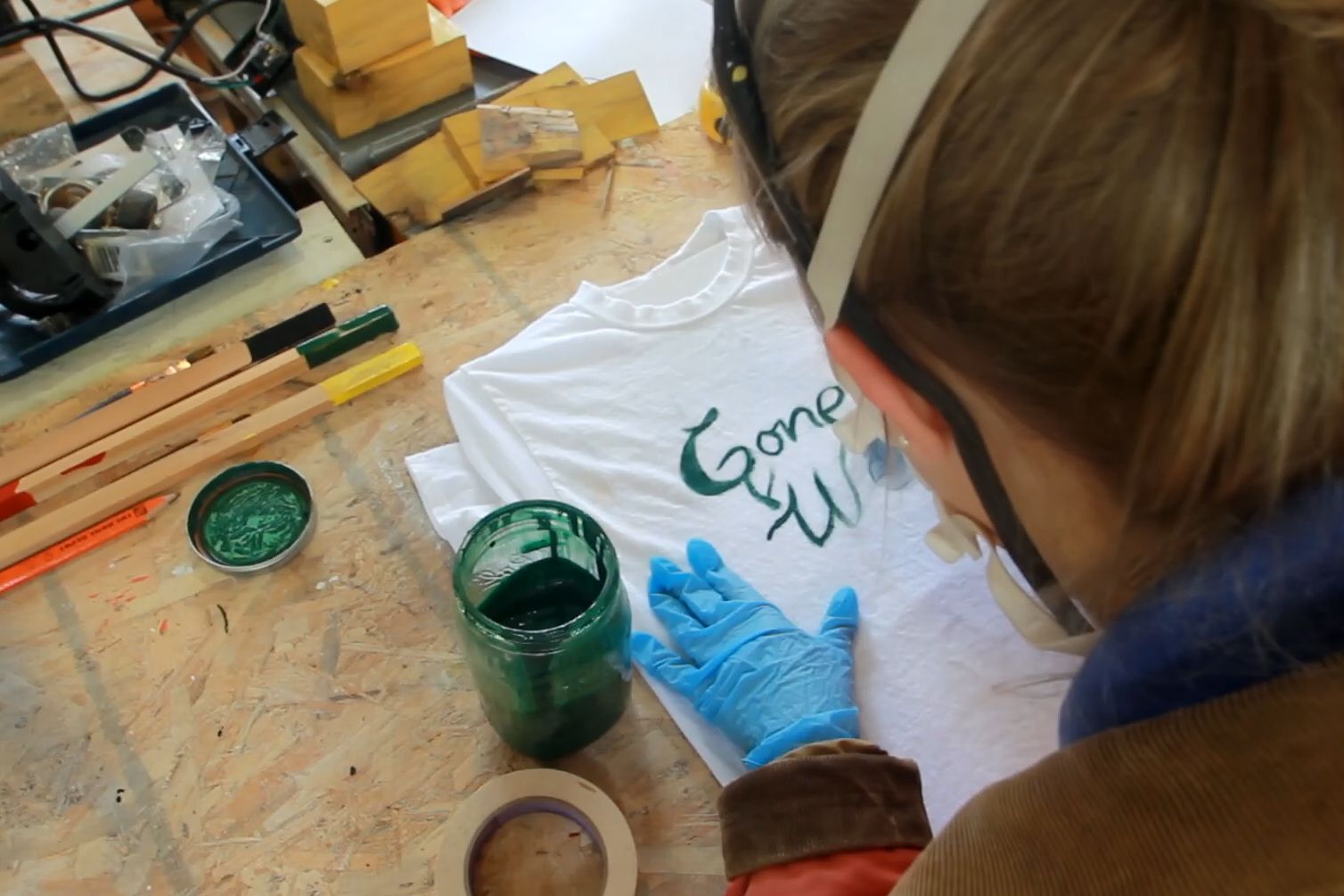 DIY How to Paint T-shirts : 6 Steps (with Pictures) - Instructables