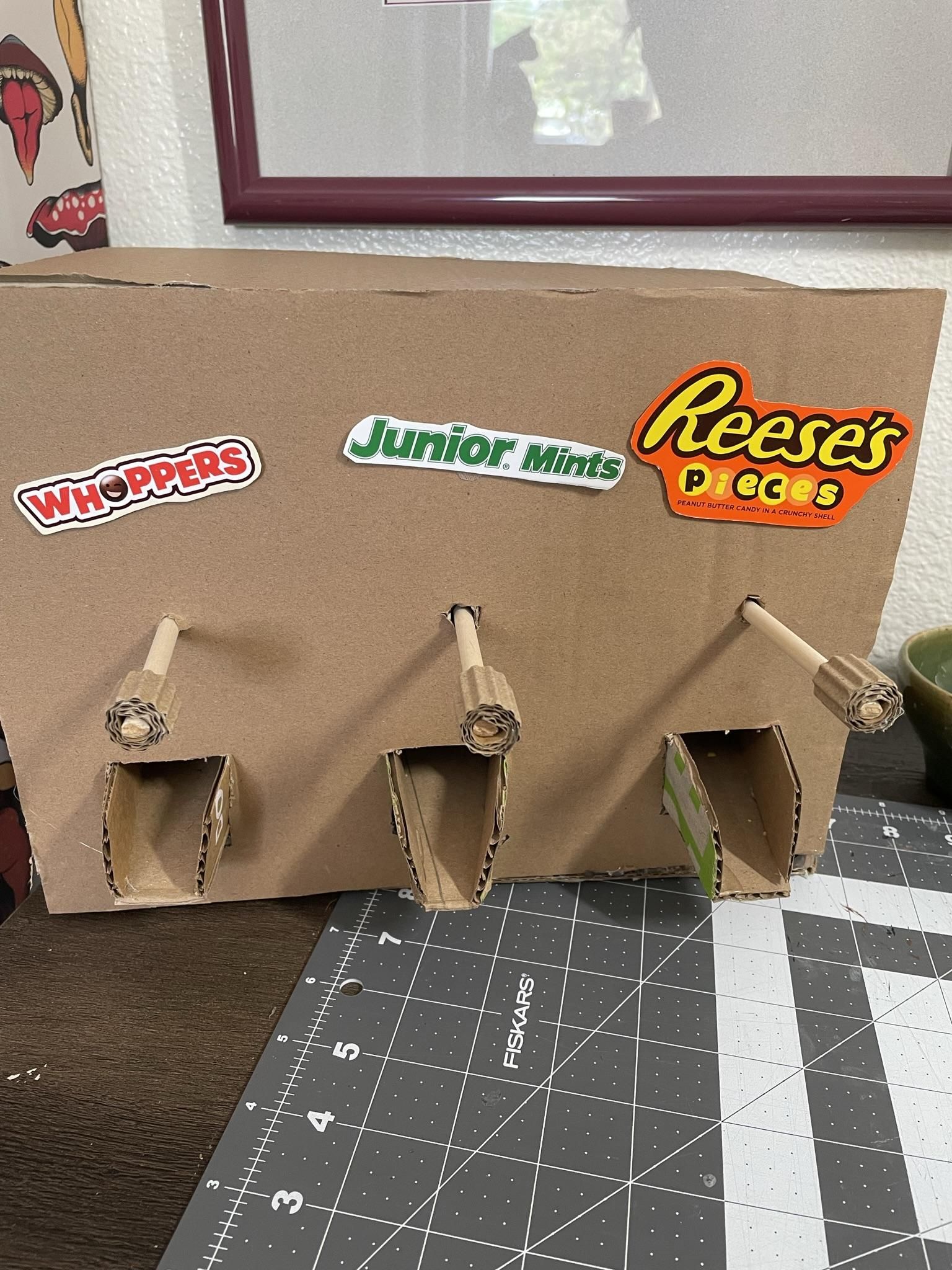 Cardboard Vending Machine : 17 Steps (with Pictures) - Instructables