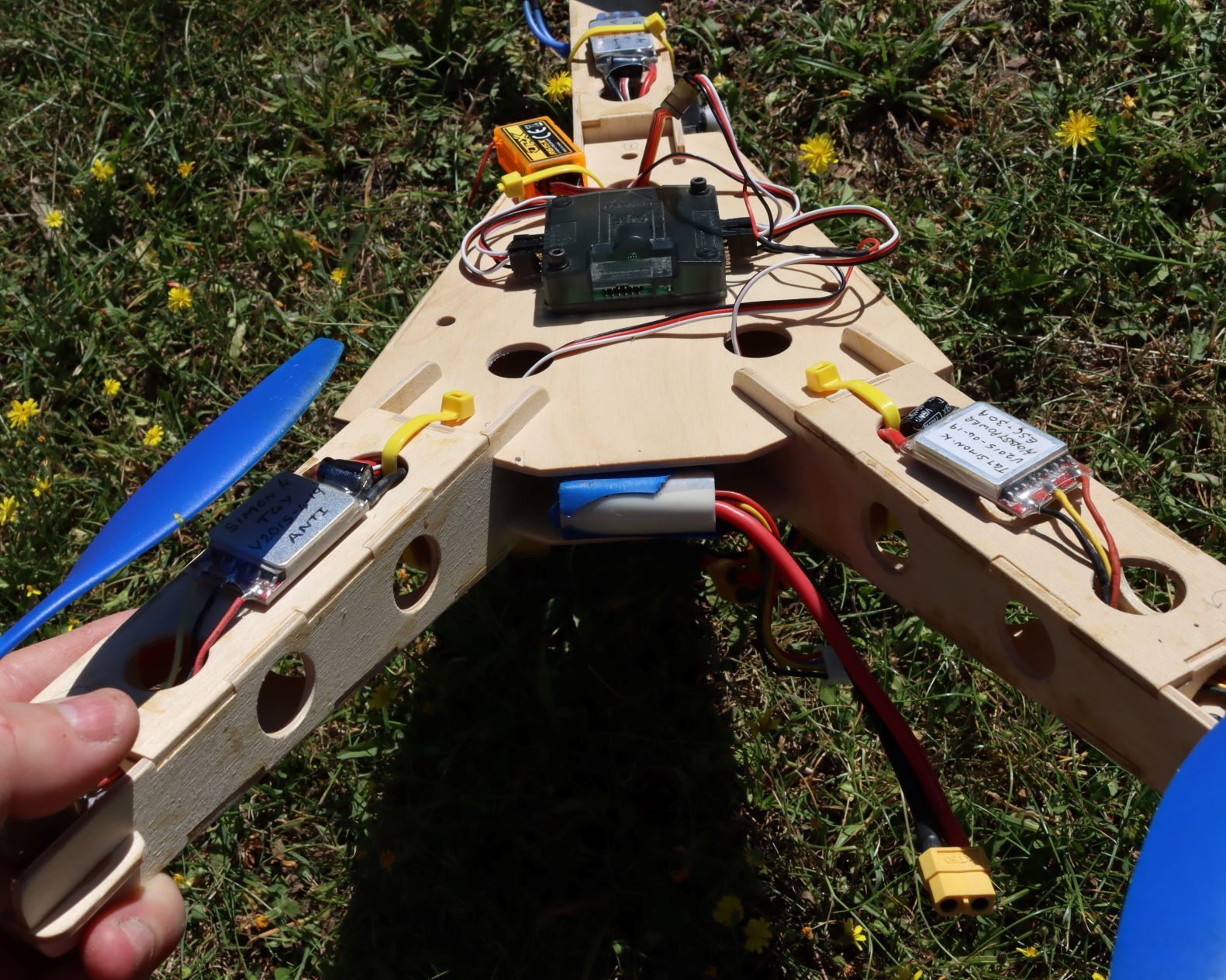 Tricopter With Front Tilting Motor. : 5 Steps (with Pictures ...