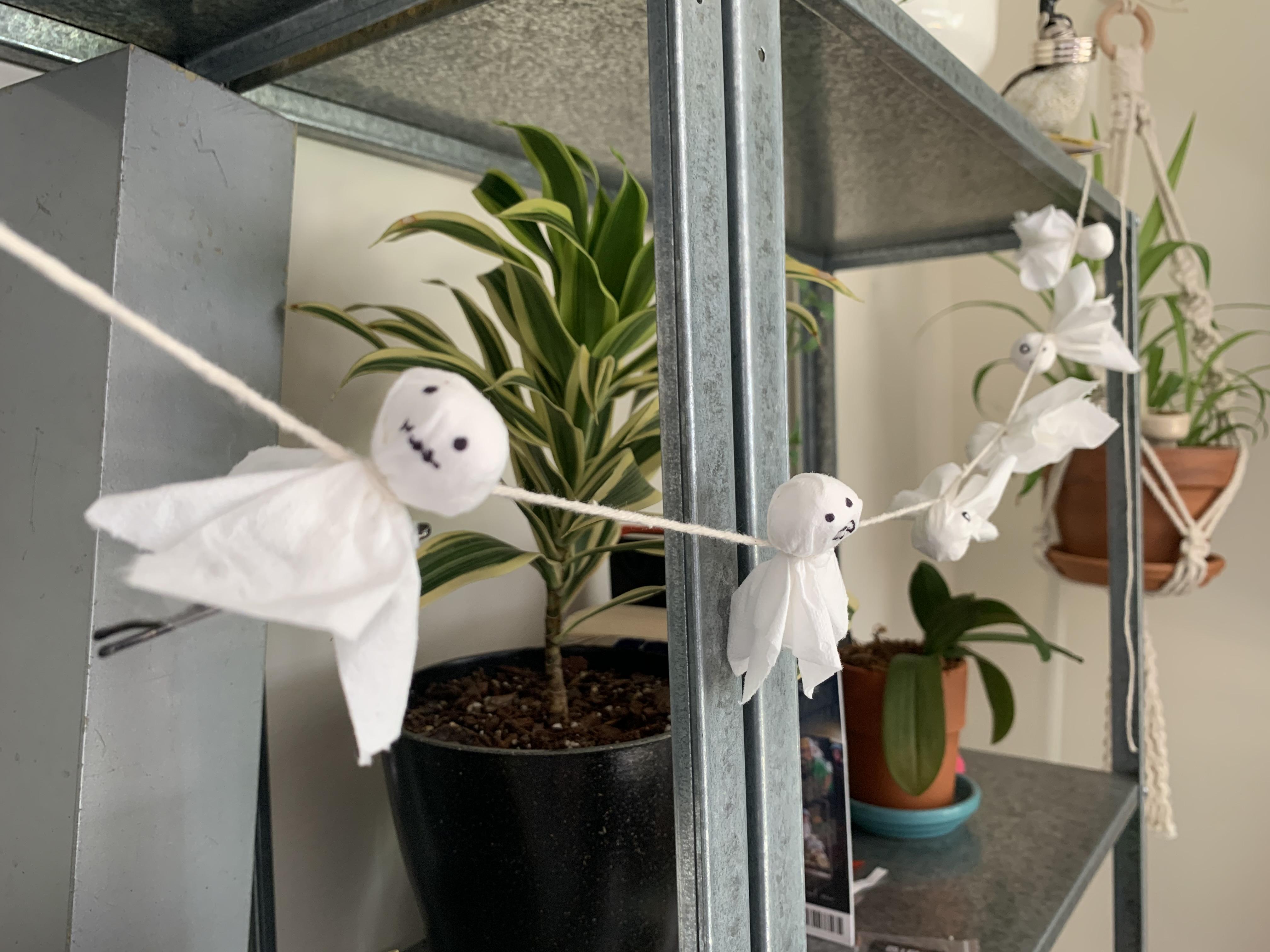 Simple Flying Toilet Paper Ghost Decoration : 5 Steps (with Pictures ...