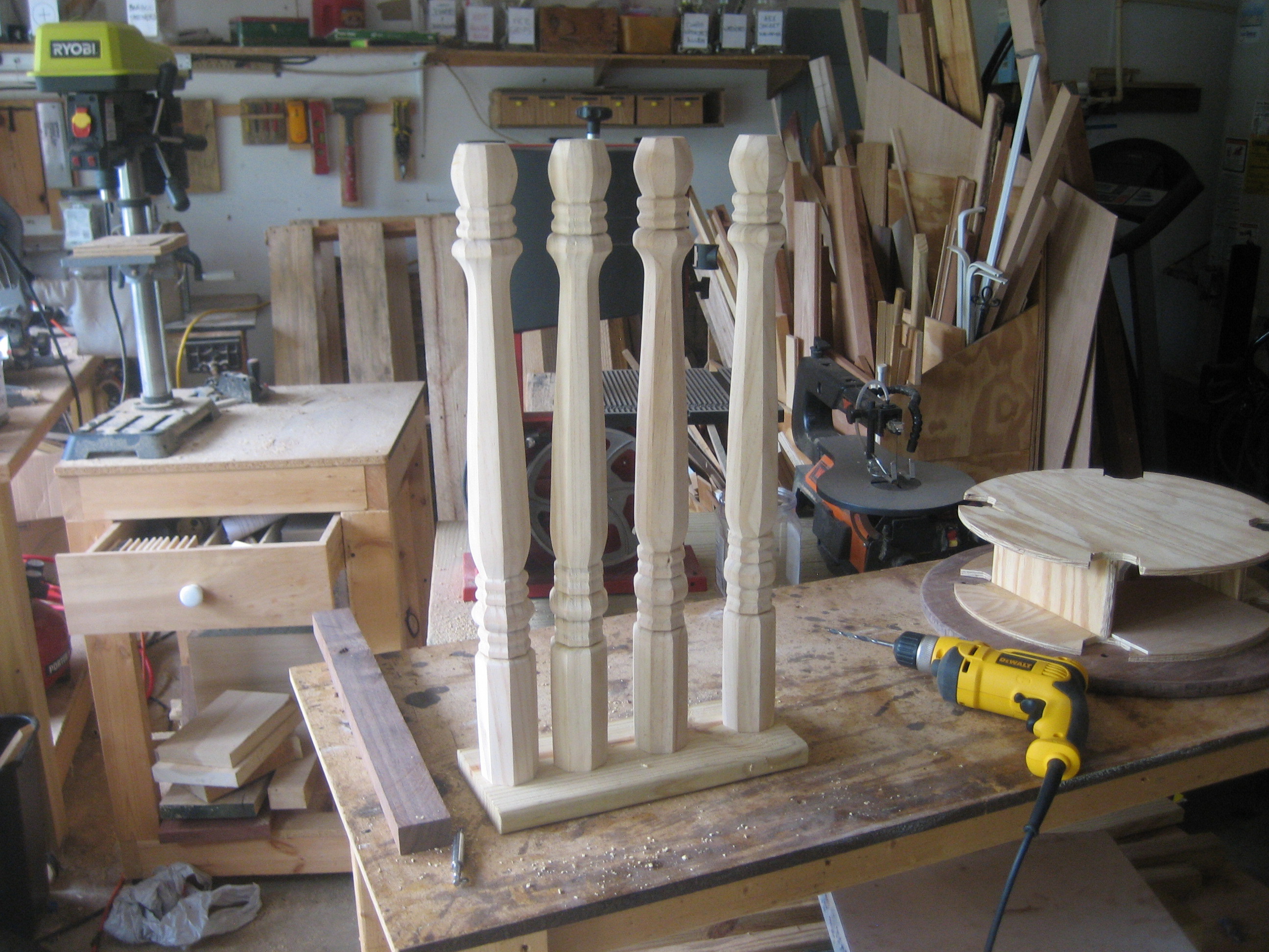 ROUND TABLE WITH SECRET COMPARTMENT : 11 Steps (with Pictures ...