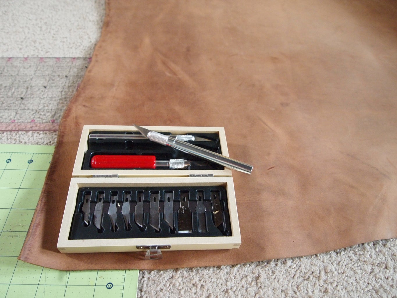 Leather Tote DIY 7 Steps with Pictures Instructables leather-tote-diy-7-steps-with-pictures-instructables