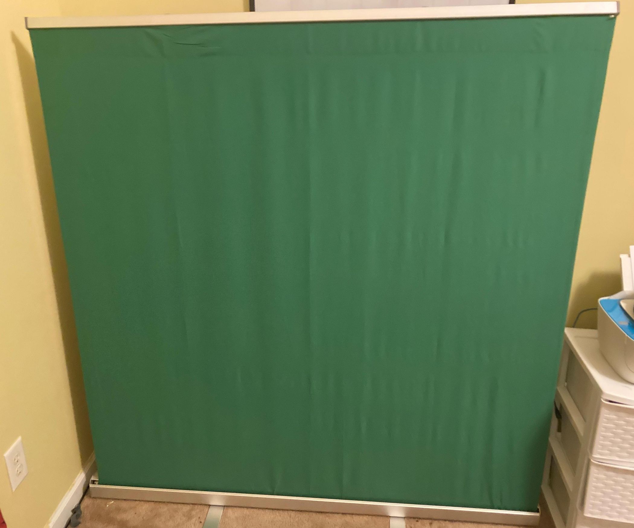 How to Create a Retractable Green Screen : 6 Steps (with Pictures ...
