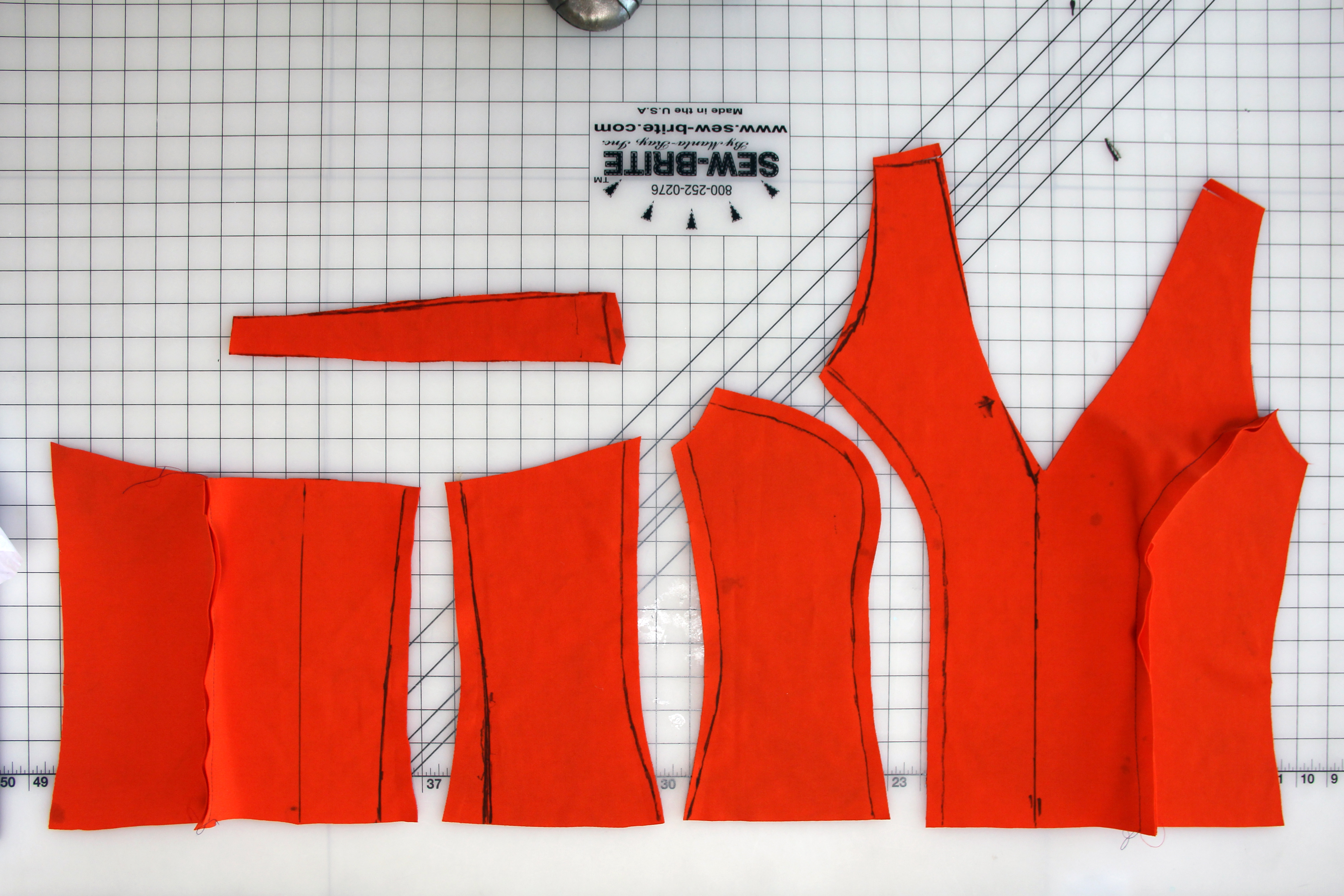 How to Use a Dress Form : 8 Steps (with Pictures) - Instructables