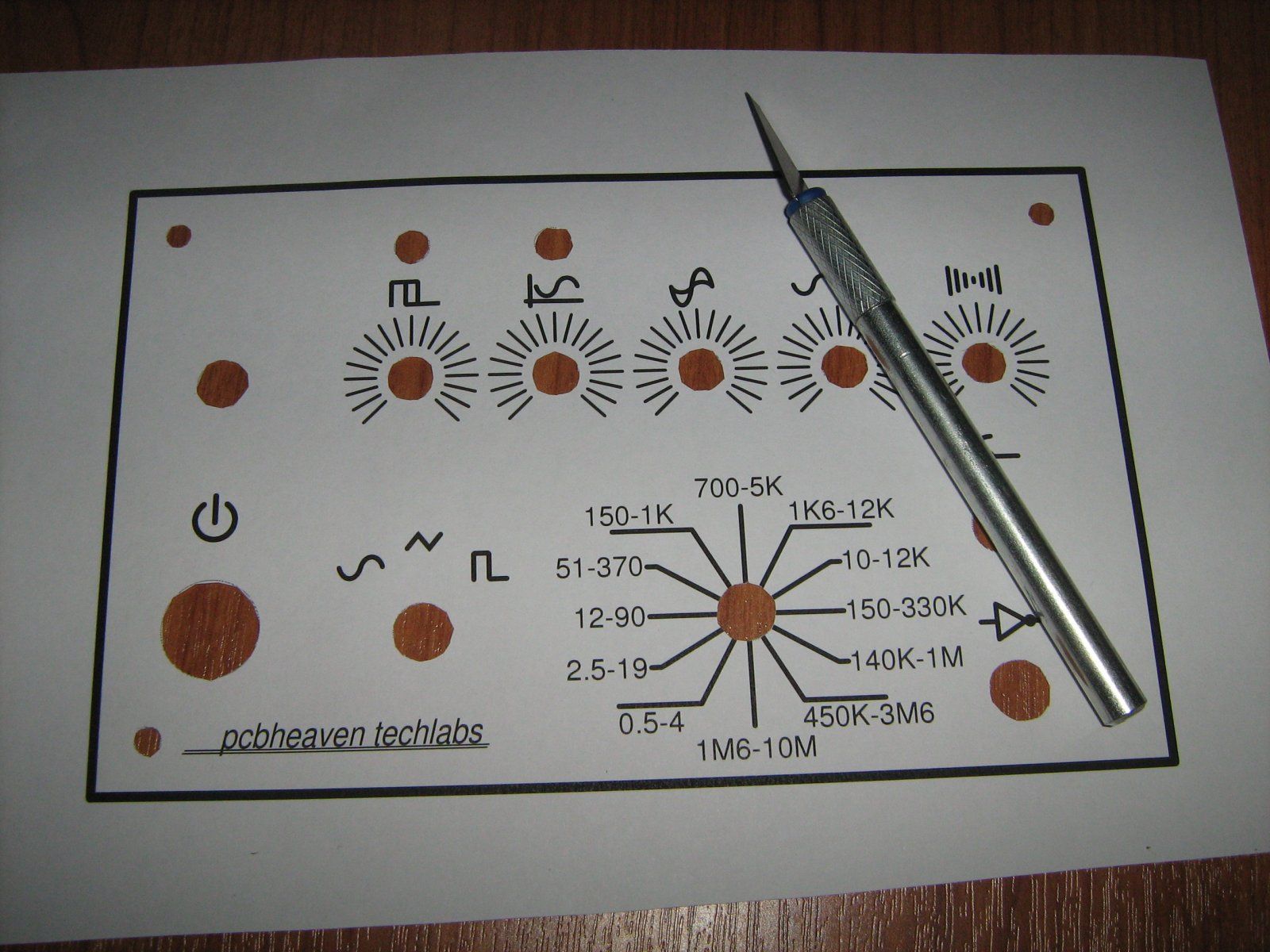 High Frequency Function Generator With the Maxim MAX038 : 5 Steps ...