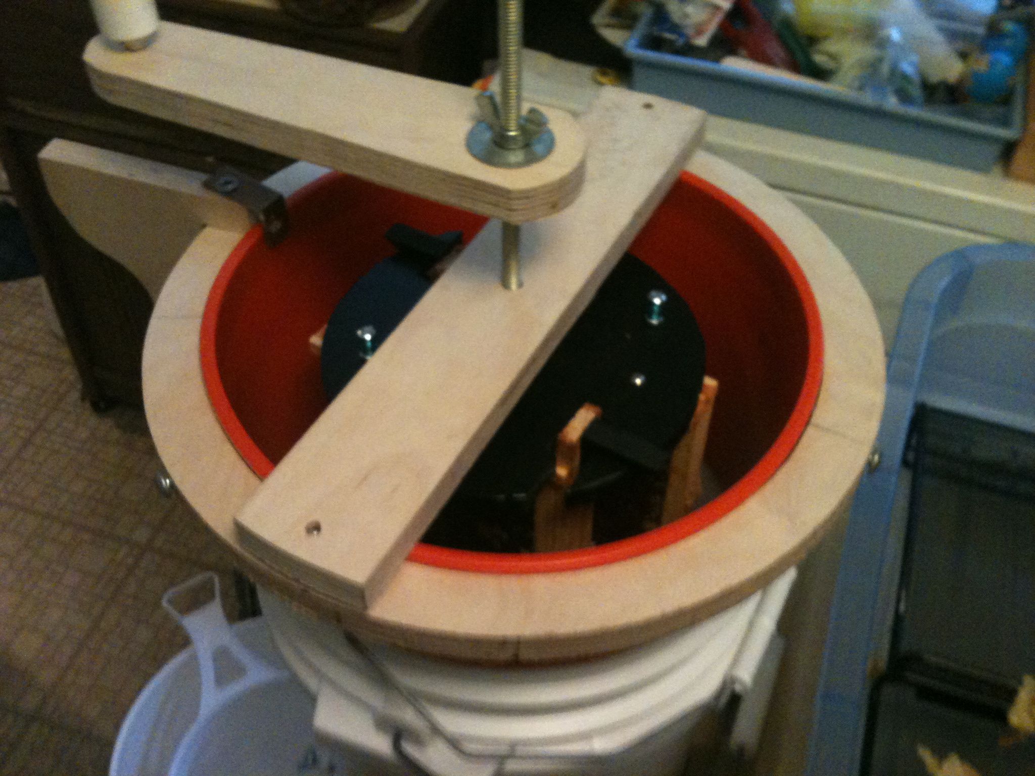 Honey Extractor : 11 Steps (with Pictures) - Instructables