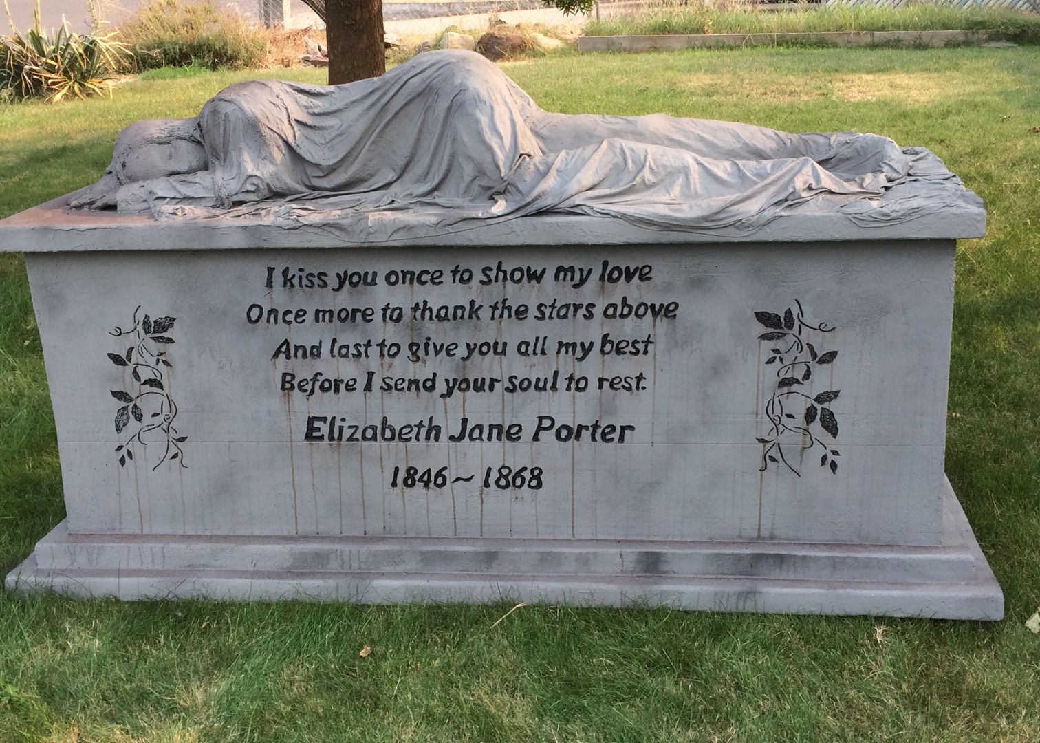 Halloween Crypt Prop : 7 Steps (with Pictures) - Instructables