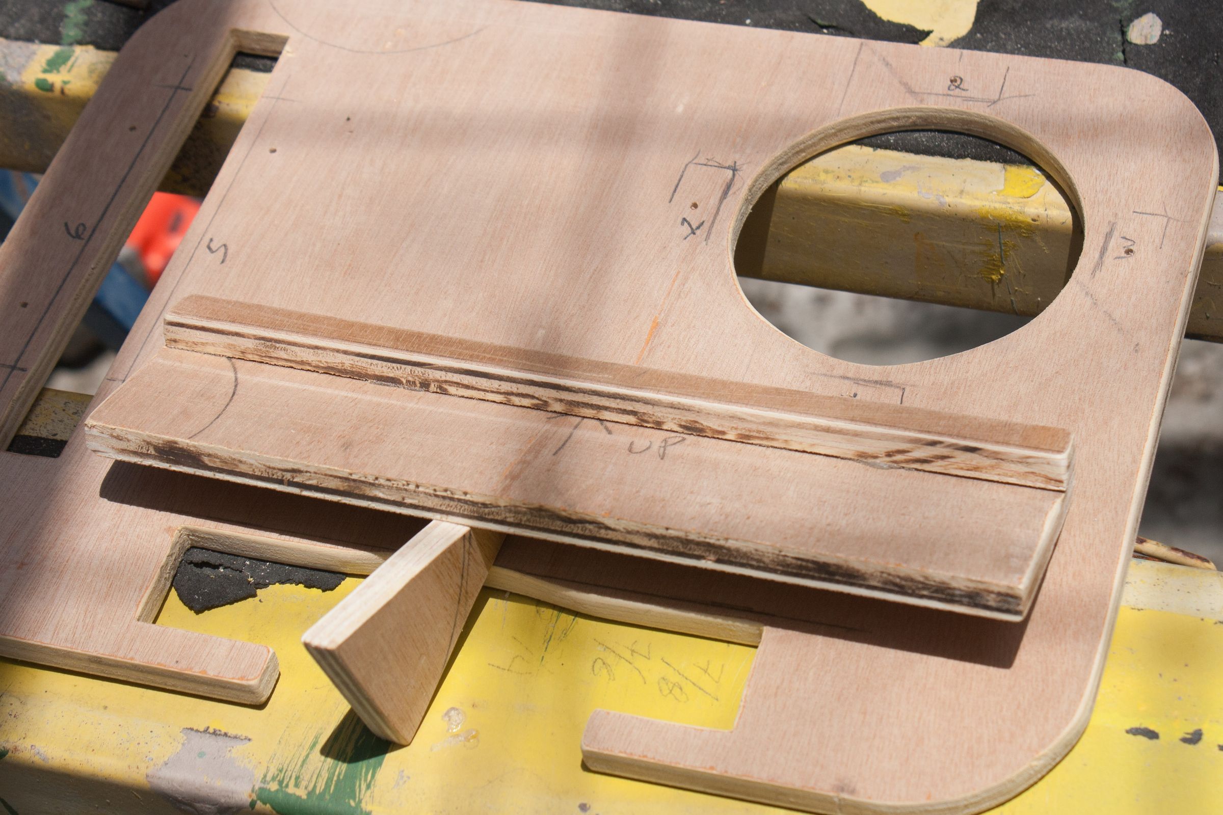 Side Table for a Zero Gravity Chair : 7 Steps (with Pictures ...
