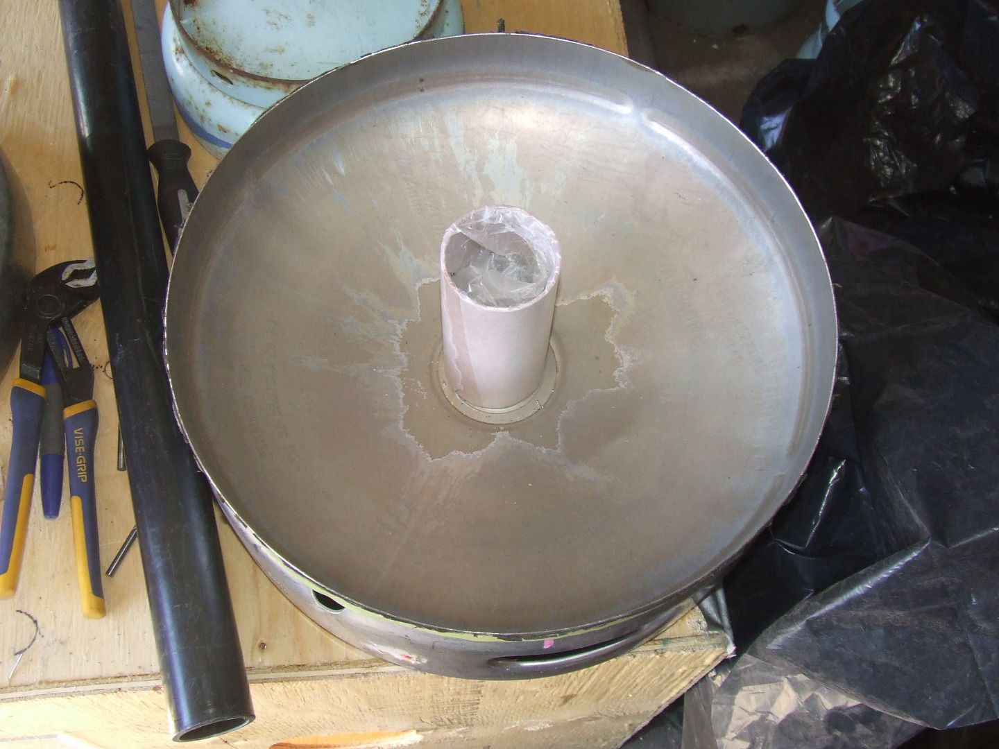 Beer Keg Metal Melting Furnace : 8 Steps (with Pictures) - Instructables