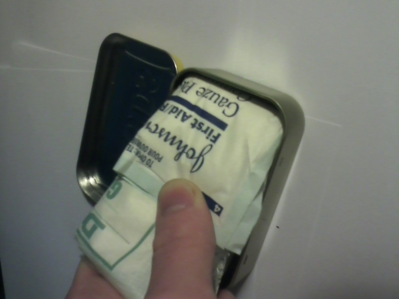 Pocket-Sized Altoids Tin First-Aid Kit : 11 Steps (with Pictures ...