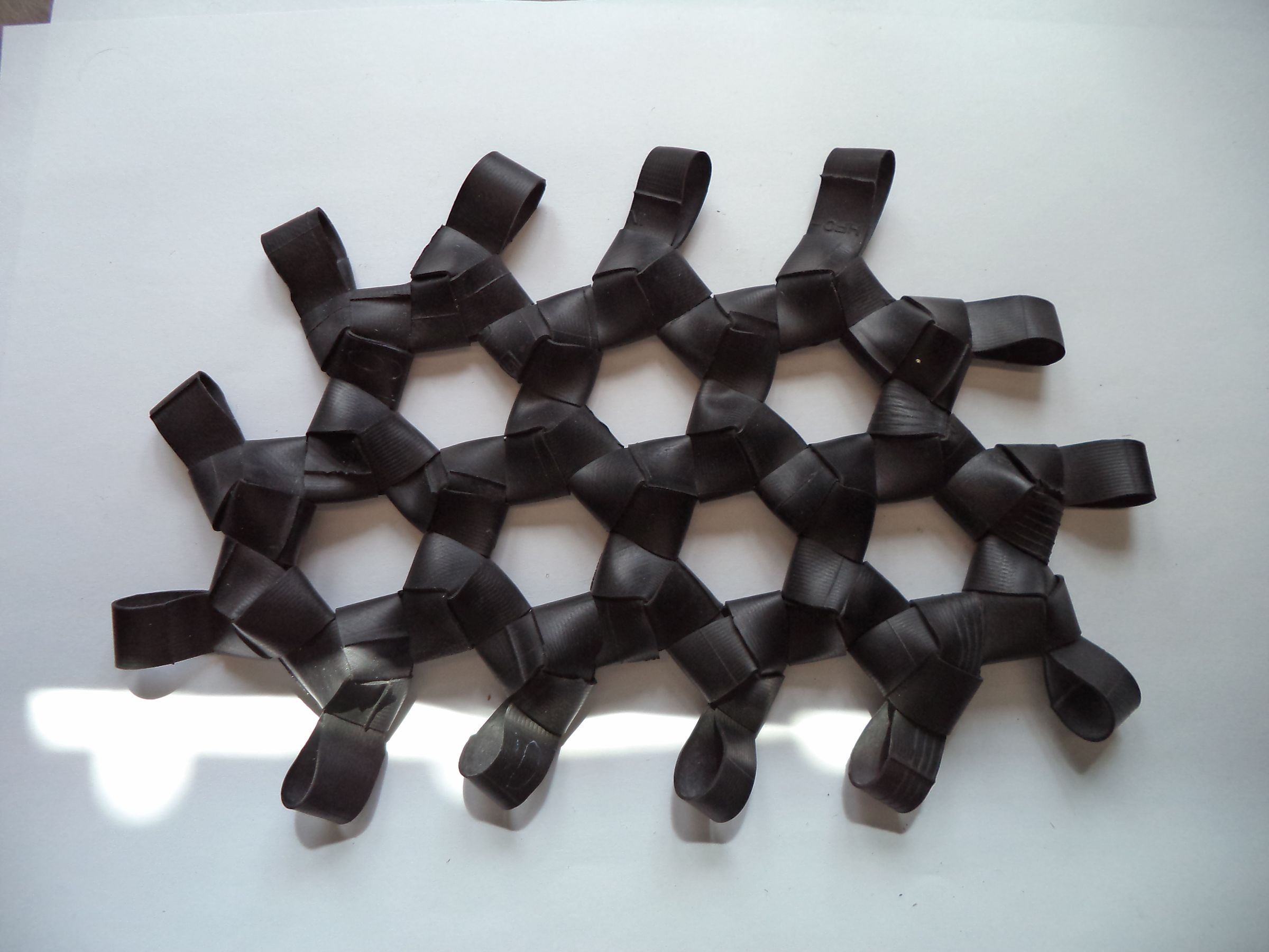 Backpack Cargo Net From Inner Tubes : 26 Steps (with Pictures ...