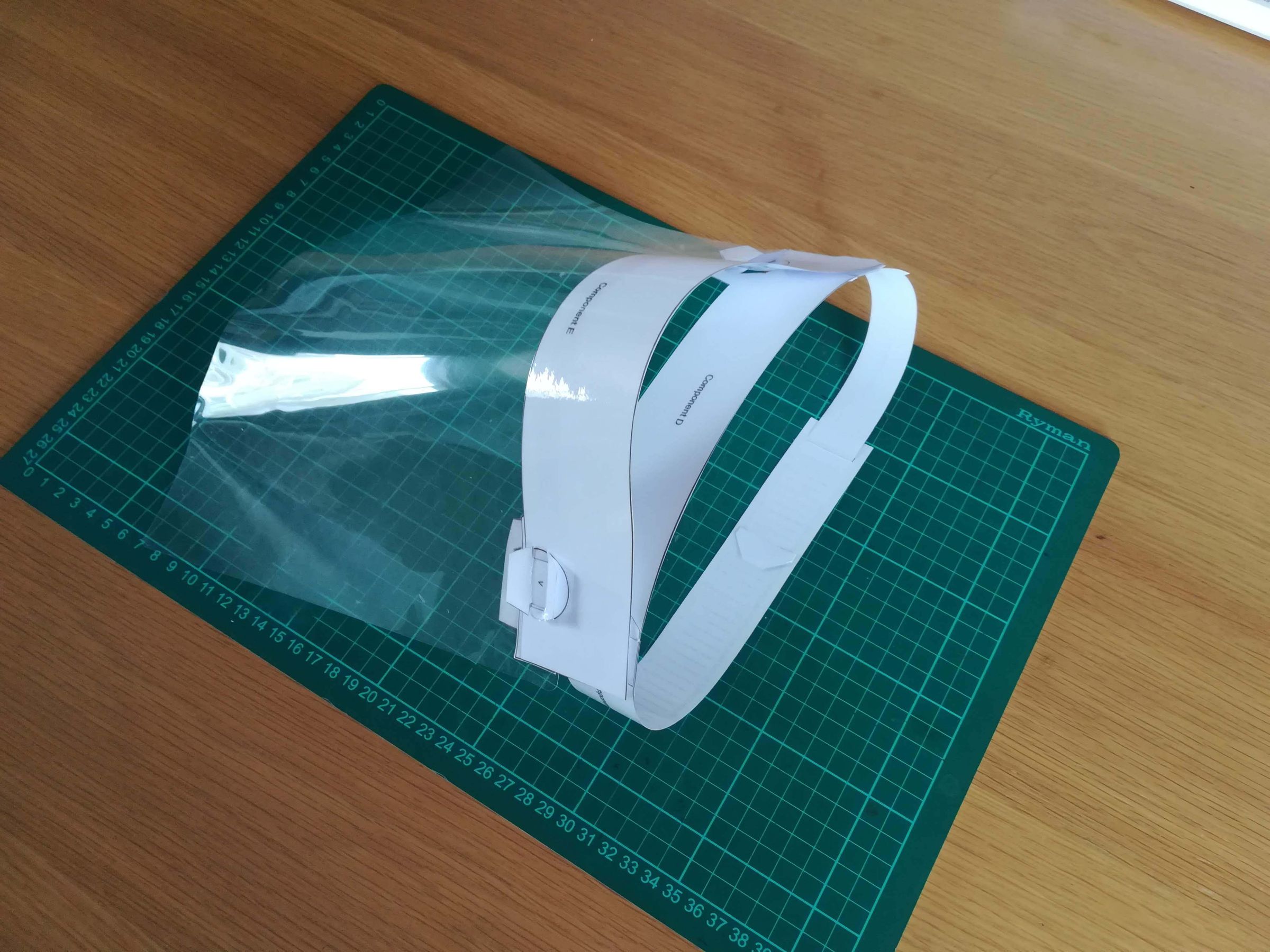 DIY Face Shield - Emergency PPE Made Using an A4 Printer and Laminator ...