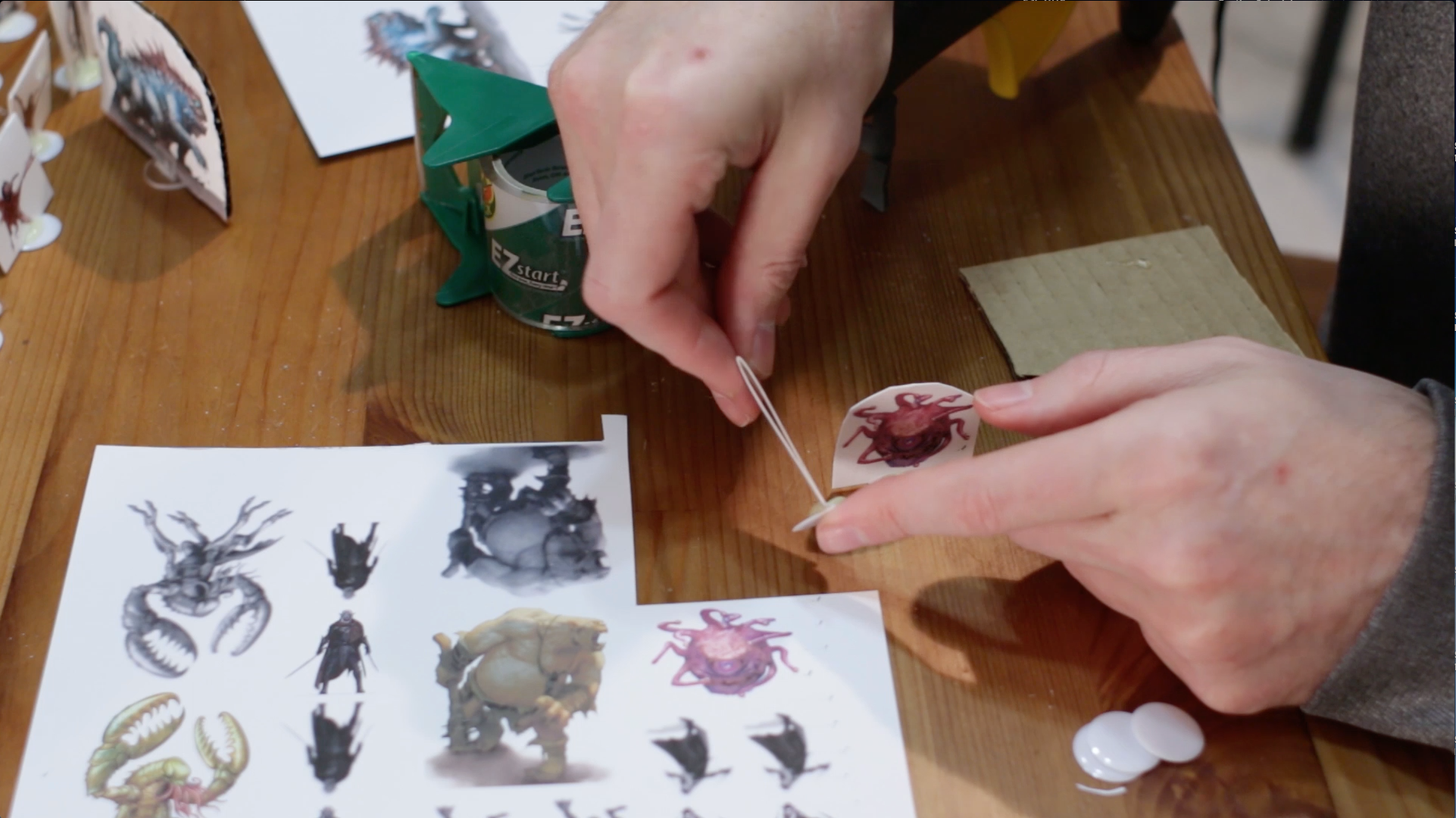 Dungeons and Dragons Paper Miniatures (Pathfinder, Warhammer, Etc ...