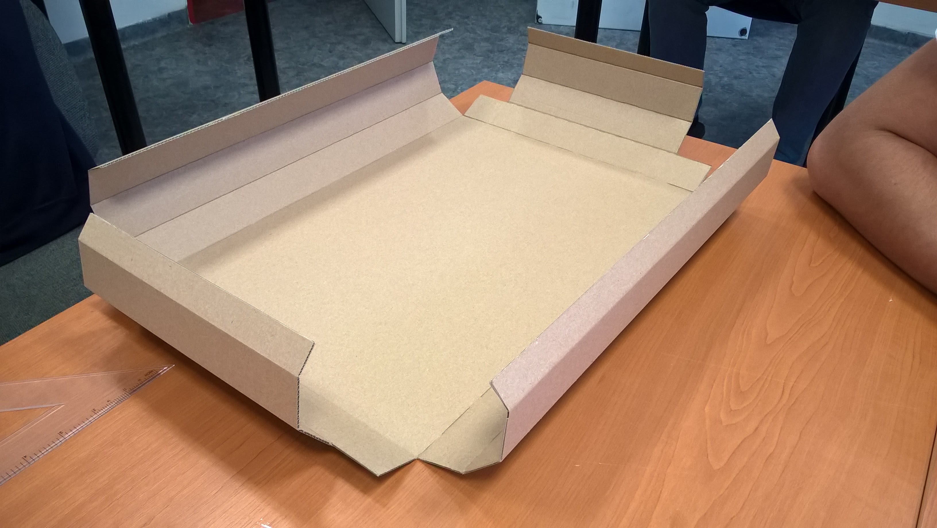 Cardboard Laptop Desk : 9 Steps (with Pictures) - Instructables