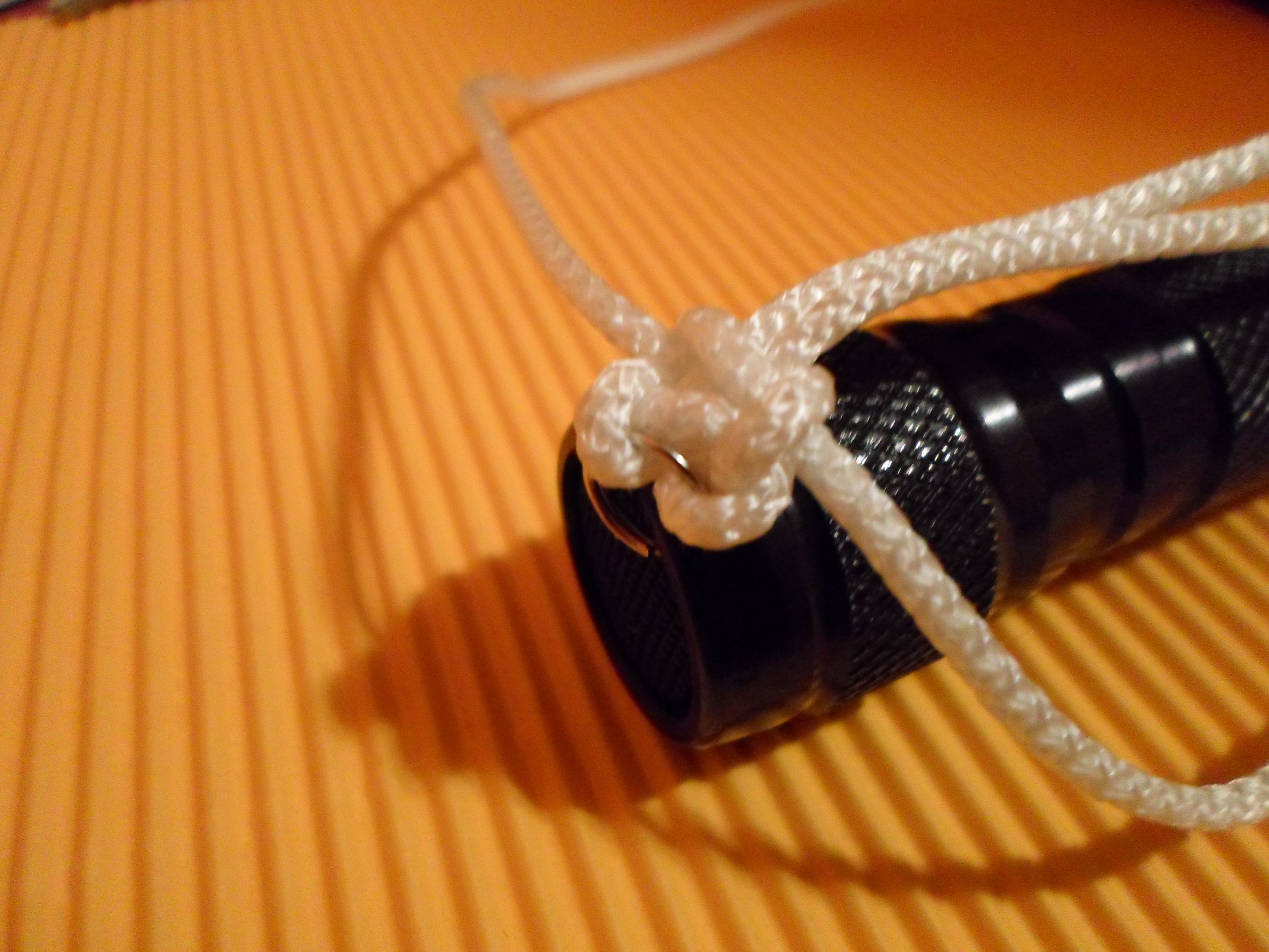 Flashlight Paracord Strap - Instructables