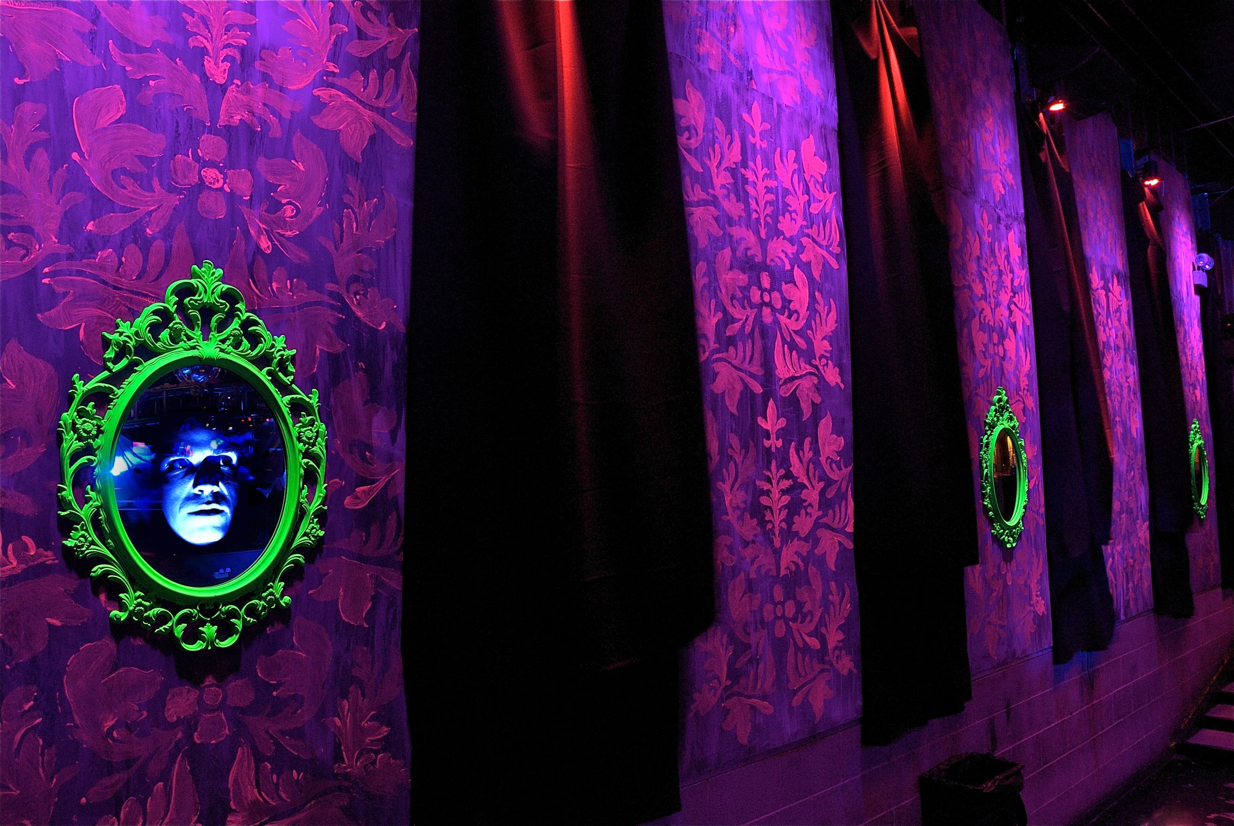 Spooky Face in Mirror Special Effect : 3 Steps (with Pictures ...
