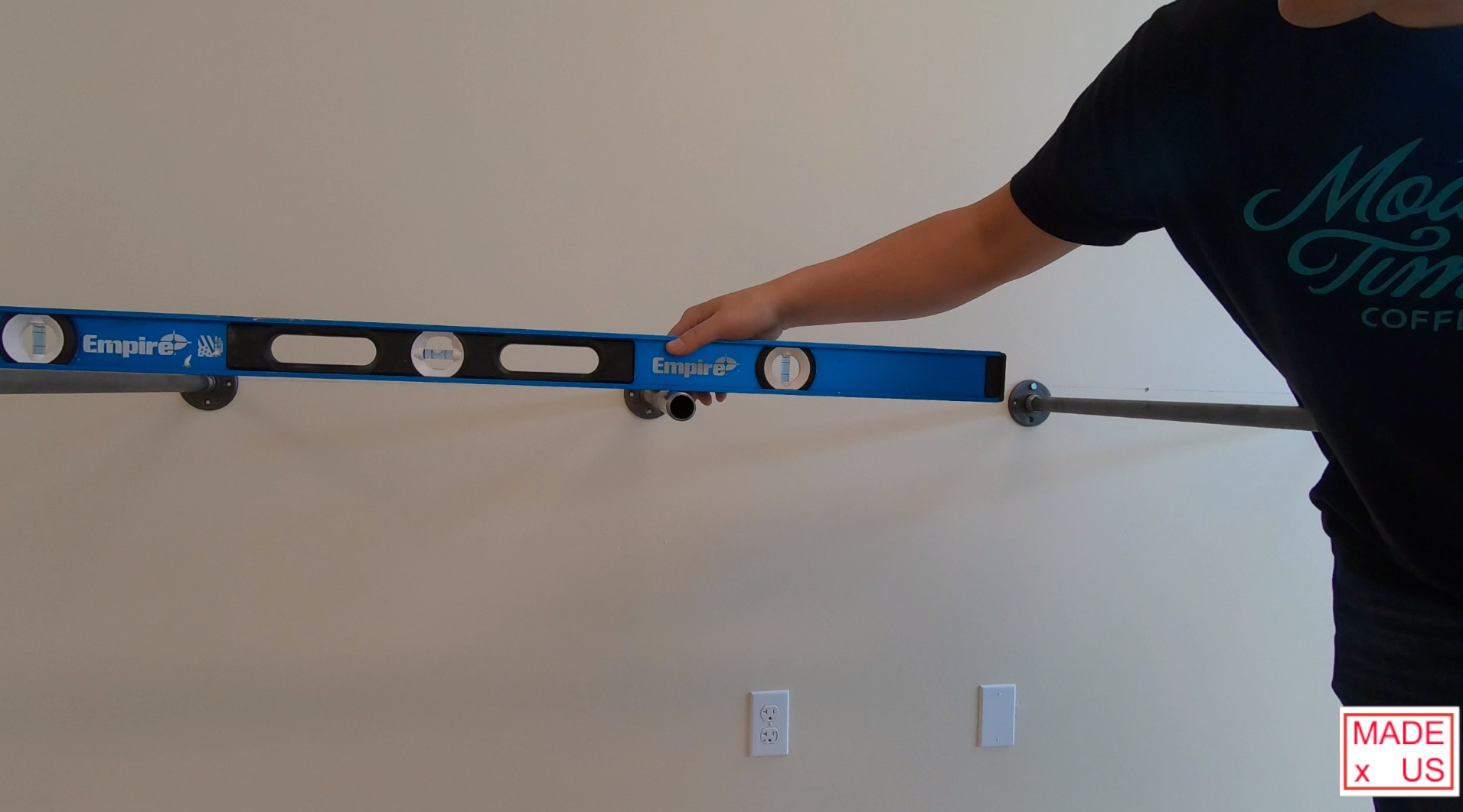 Floating Standing Desk : 7 Steps - Instructables